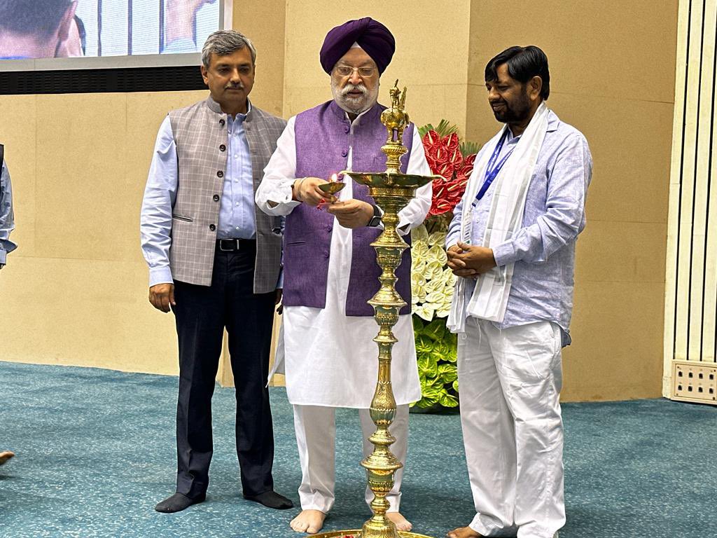 Hardeep Singh Puri on Twitter: "Deliberated on the future of India’s urban planning under ...