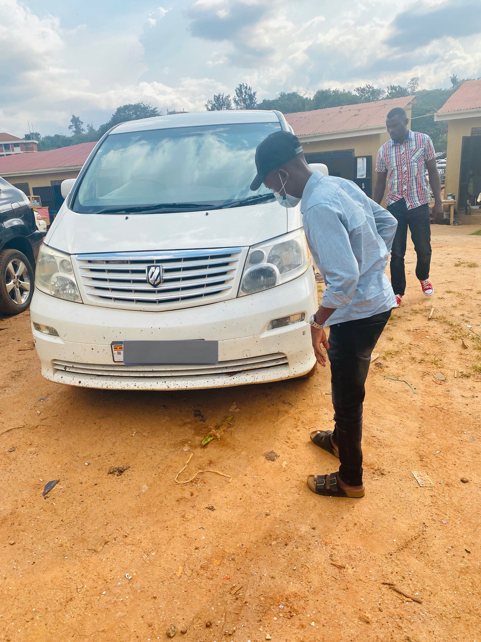 Ahikyirize Daniel on Twitter: "LAND BEFORE A CAR In the modern age, owning a car comes first ...