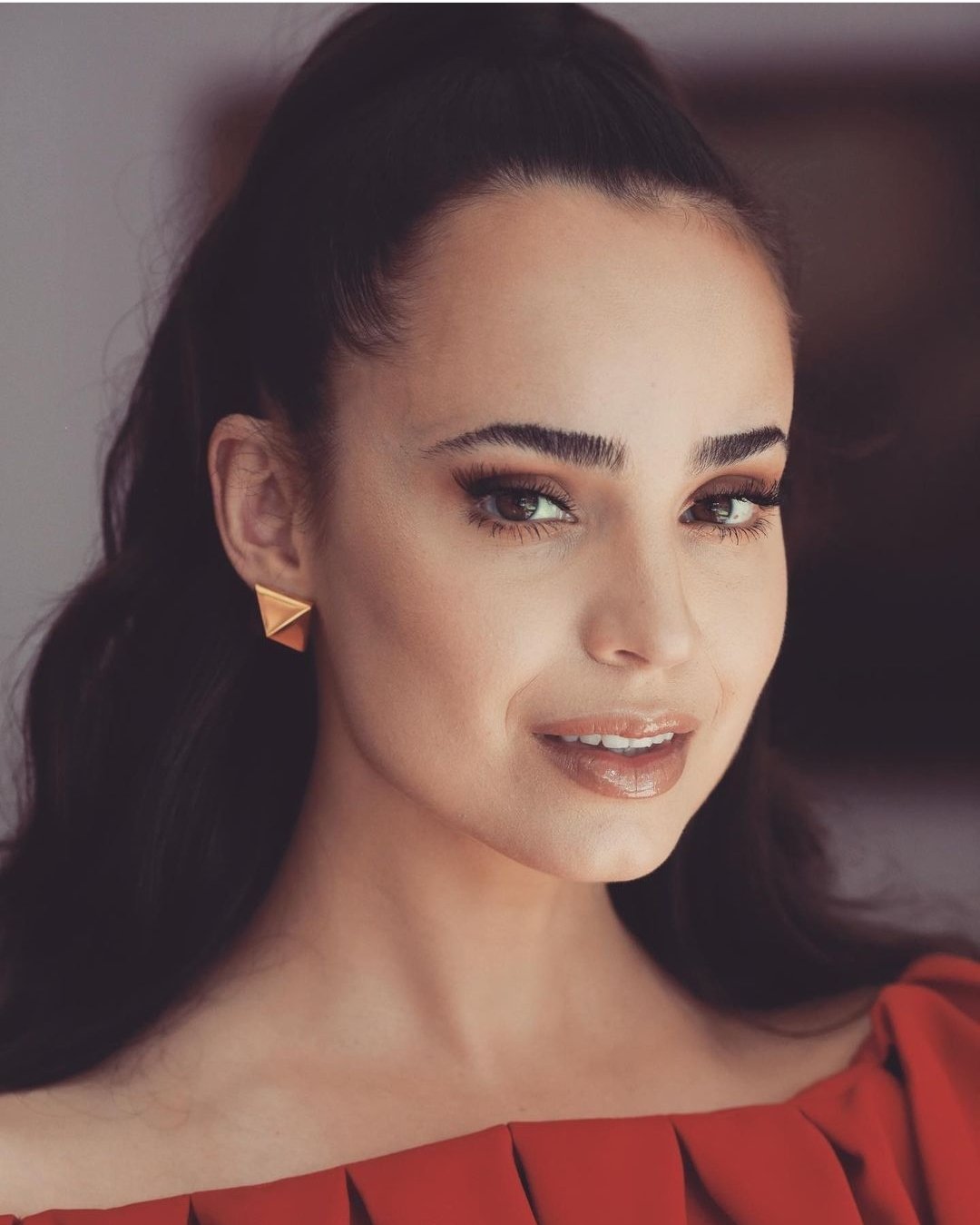 Sofia Carson Teams 🤍 on Twitter: ".@SofiaCarson by Orlando Faiola (on IG) https://t.co ...