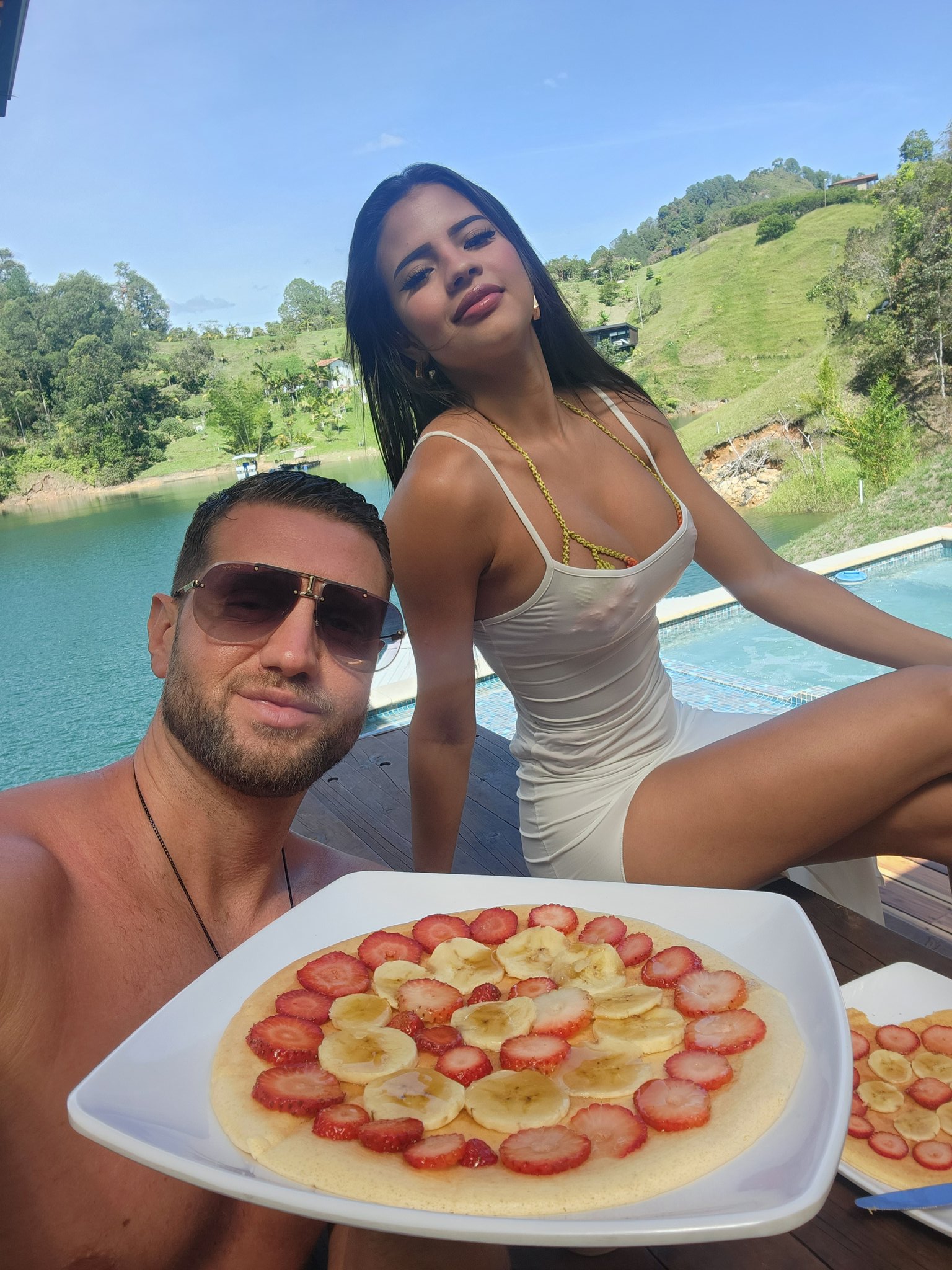 James Mackay on Twitter: "Protein pancake breakfast, baileys coffee, private chalet in Guatape ...