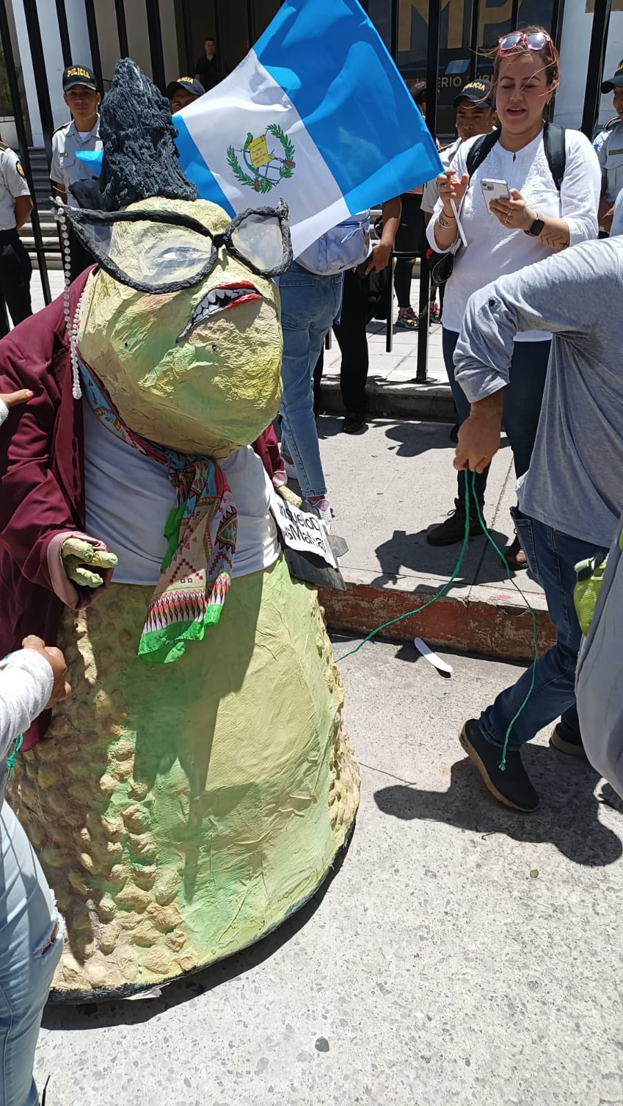 silvia. chivalan on Twitter: "RT @sofrikitona: me cago de la risa jaksjajajajajajaja https://t ...