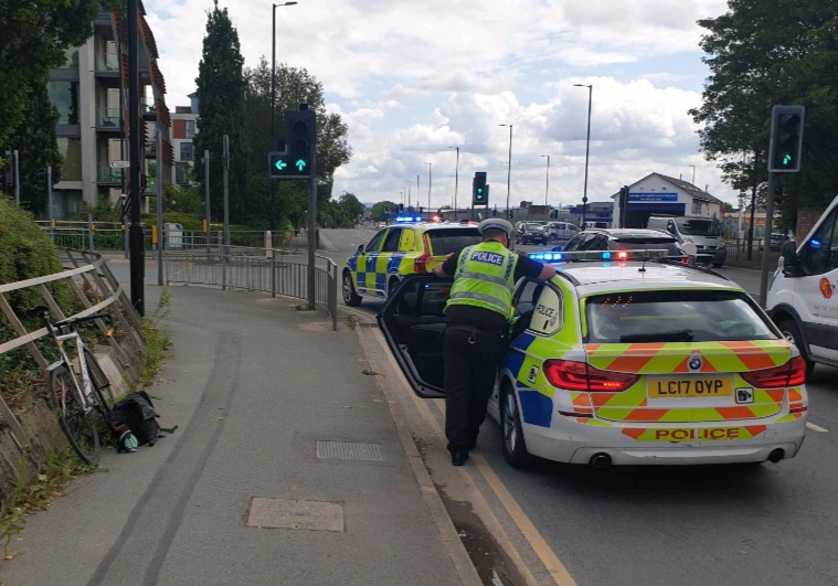 GMP Traffic on Twitter: "@gmptraffic saw a cyclist riding past red lights in the city. Refusing ...