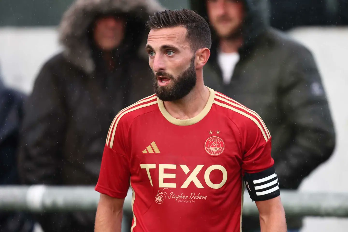 Stephen Dobson on Twitter: "New strip in the flesh and new players 🔴⚪🔴⚪ https://t.co/JMLRFhHdqW ...