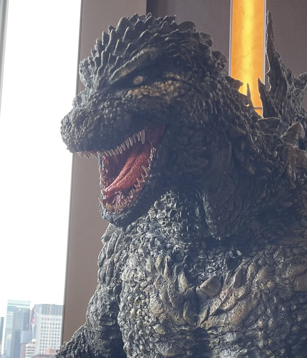 MoonZilla on Twitter: "POV what the microwave sees at 2 in the morning"