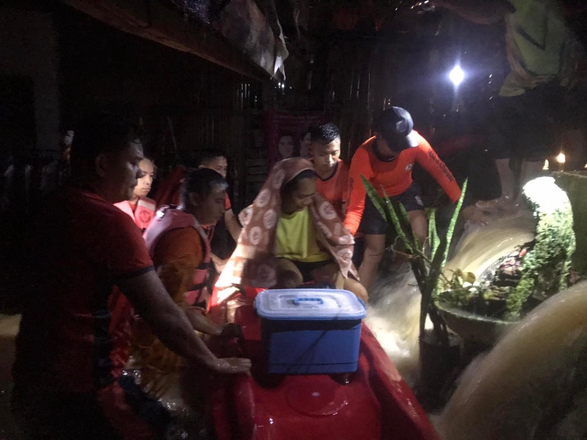 Philippine Coast Guard on Twitter: "RT @radyopilipinas1: TINGNAN | Tinulungan ng mga kawani ng ...