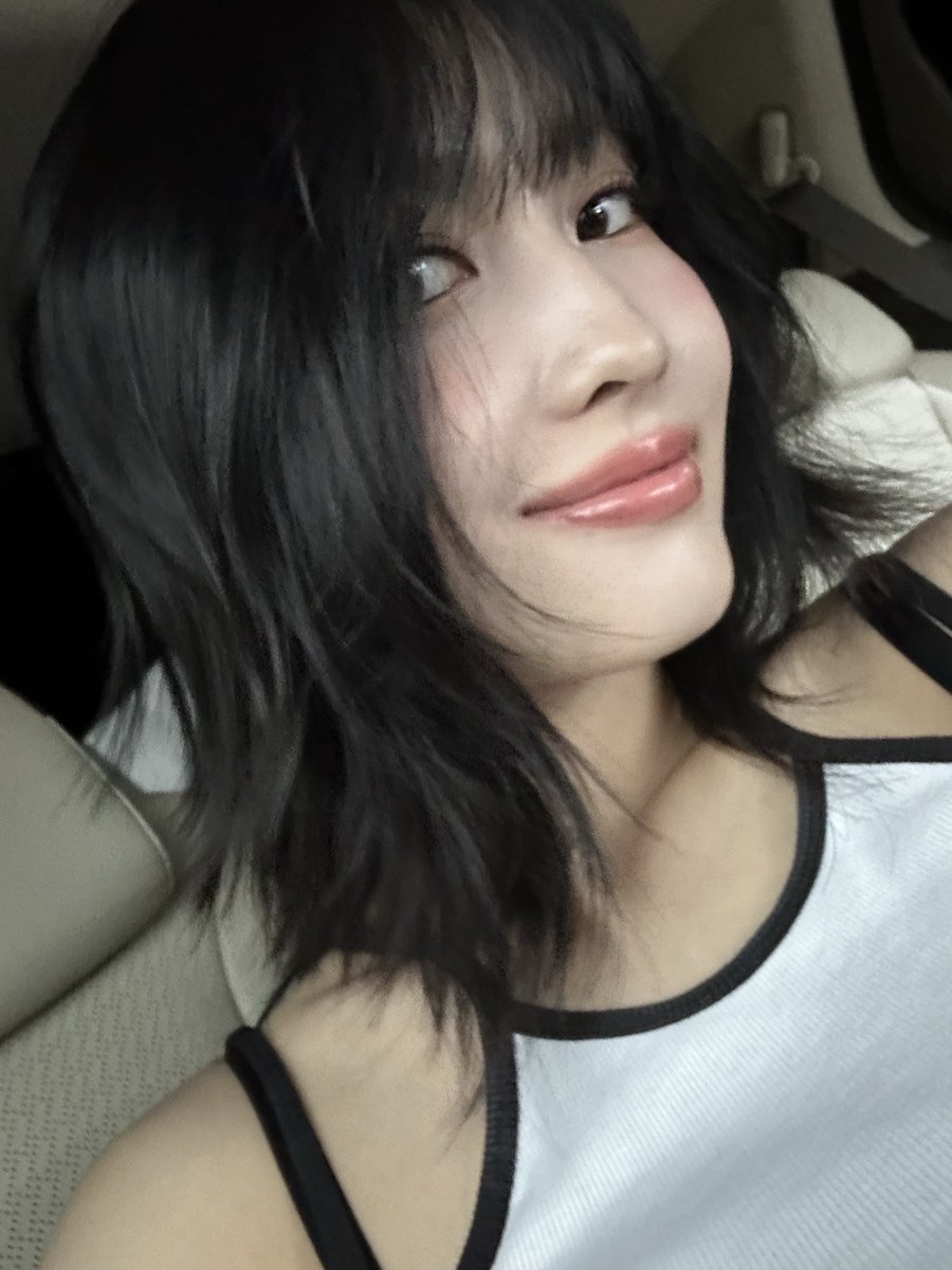 Scarab on Twitter: "RT @godmitzu: MOMO'S WOLFCUT SHE LOOKS SO GOOD"