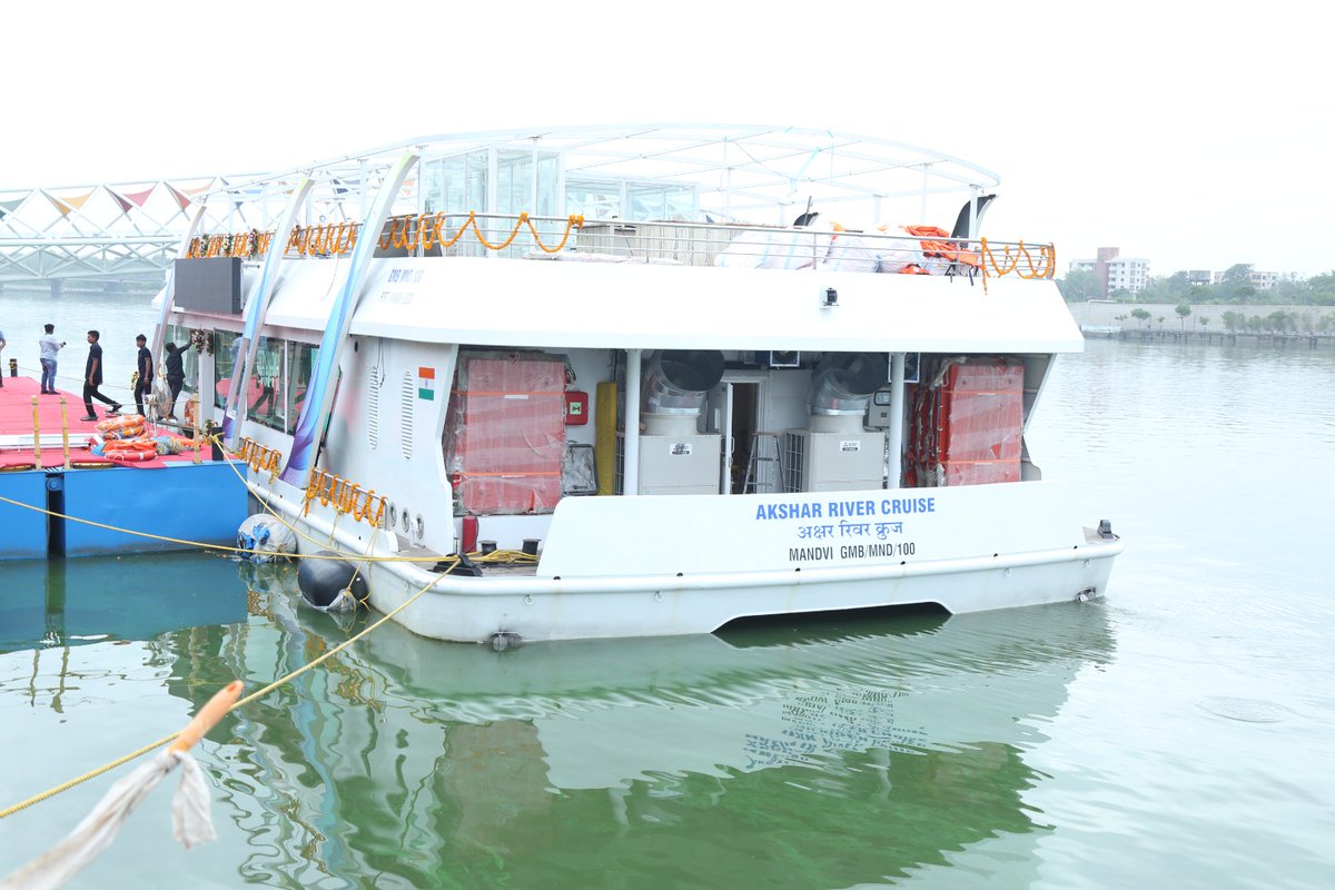 Floating restaurant Akshar River Cruise inaugurated in Ahmedabad ...