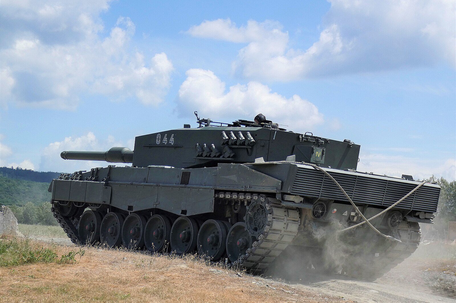 𝕻𝖗𝖆𝖎𝖘𝖊 𝕿𝖍𝖊 𝕾𝖙𝖊𝖕𝖍 on Twitter: "🇨🇿#Czechia: Training of tankers of the 73rd Tank Battalion on ...