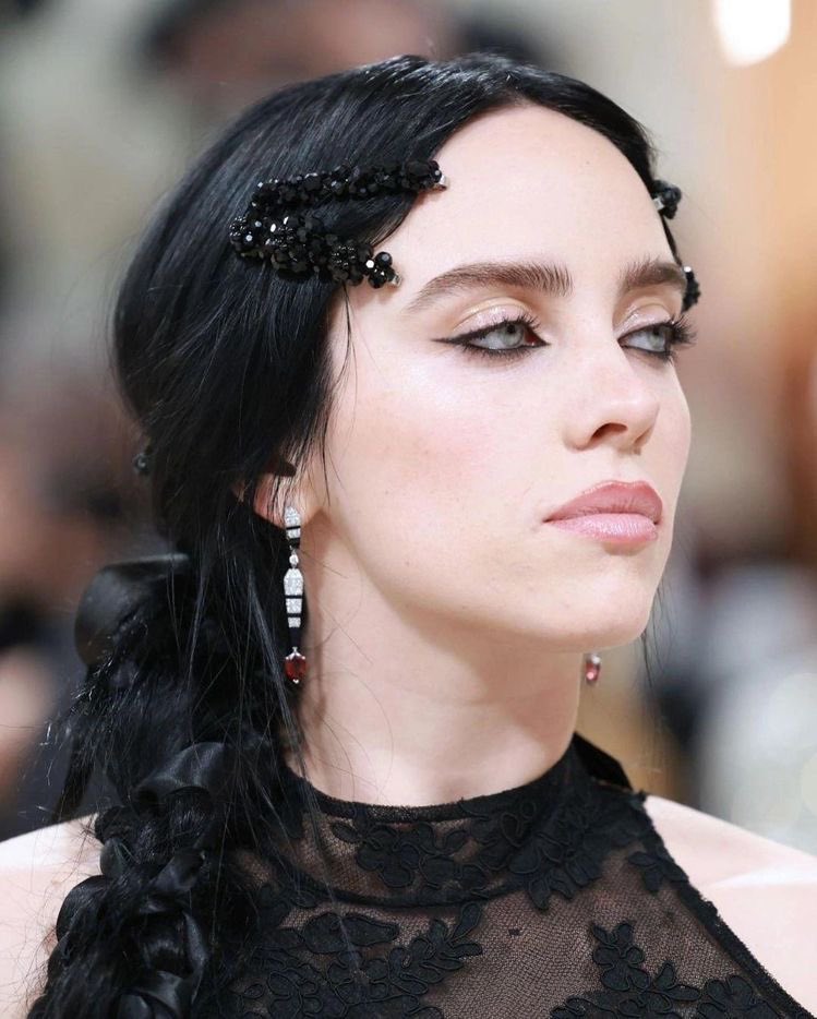 billie with the lights up!🐝 on Twitter: "“I don’t like that the people call me the ‘Billie ...