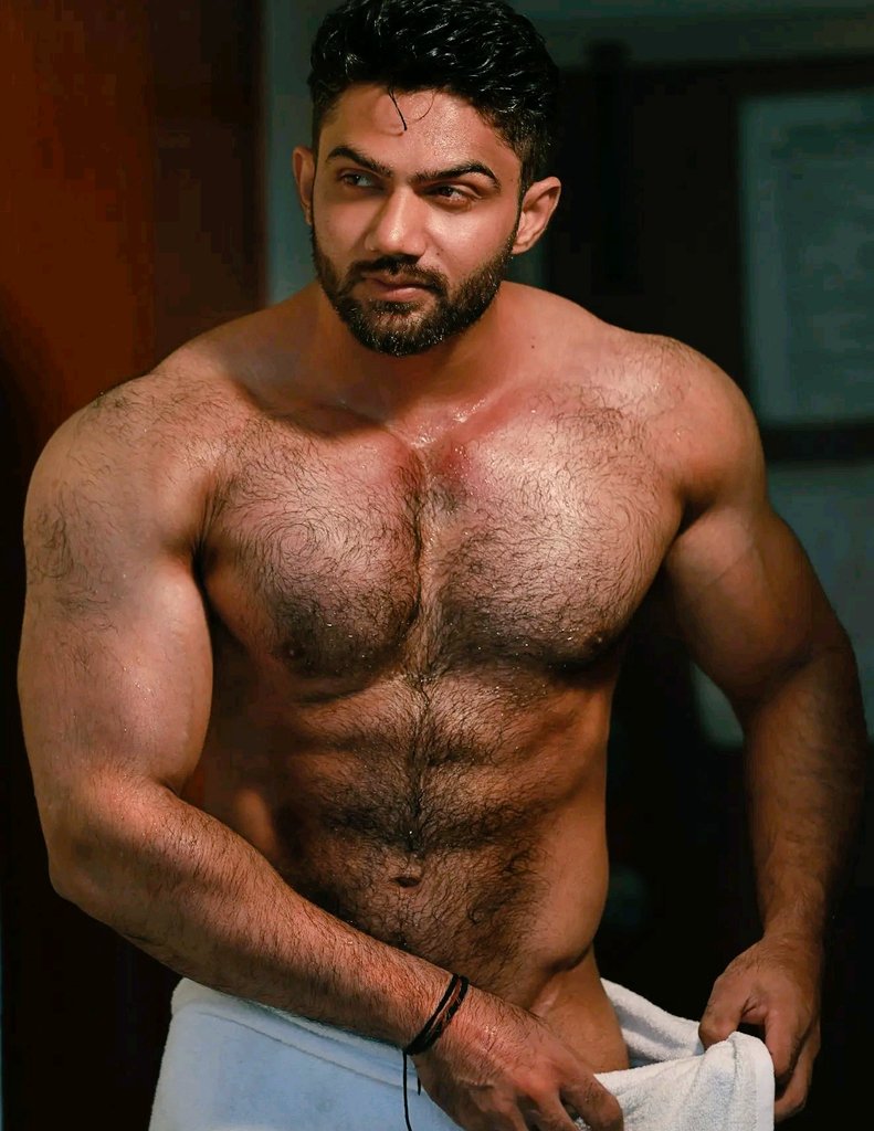 NewFellow on Twitter: "He doesn't need clothes... His body is the best attire 🔥🔥😍💋 https://t.co ...