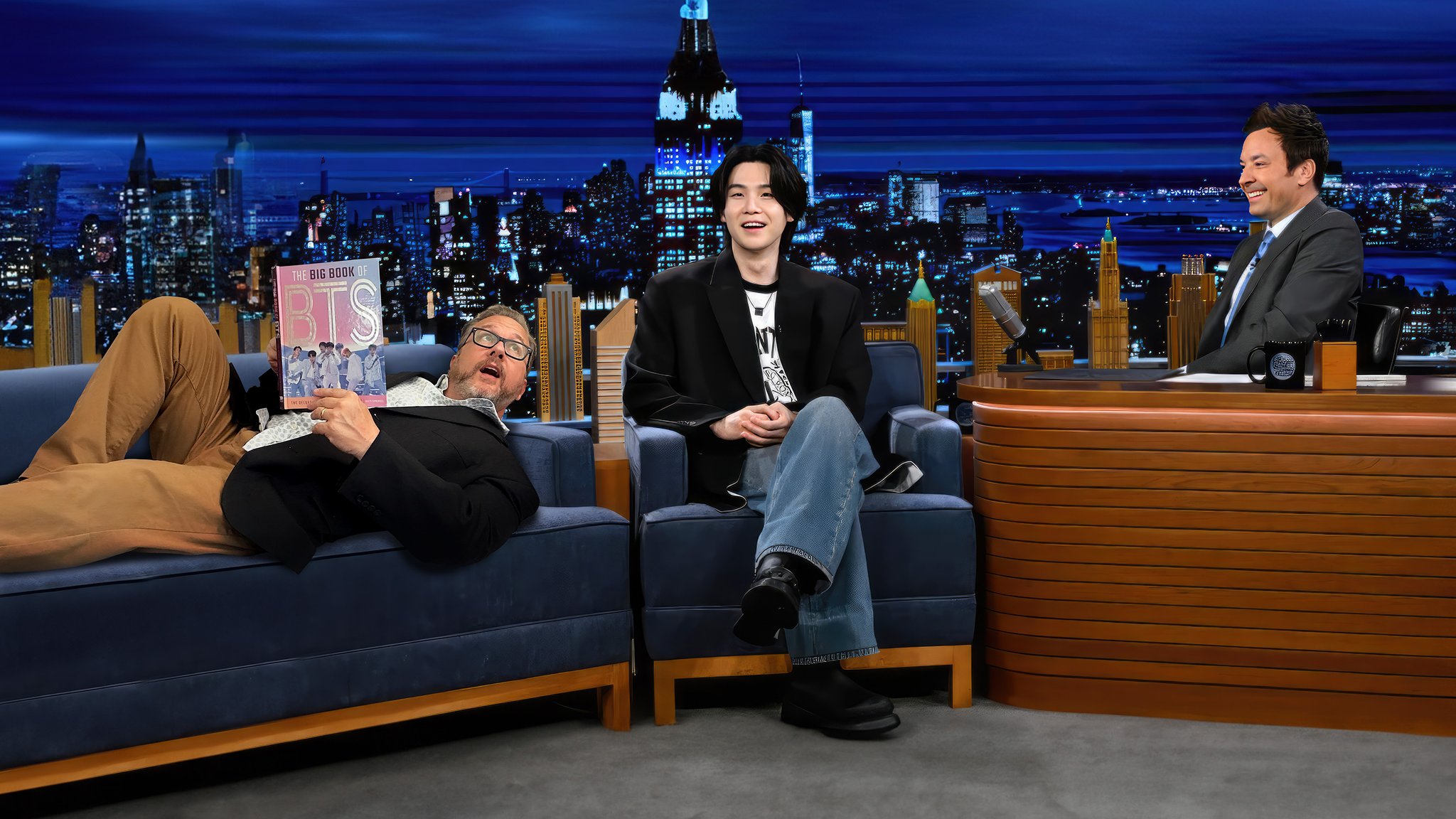 KPOPDAD💜💜💜 on Twitter: "Thank you @jimmyfallon for letting me crash on the studio couch during ...