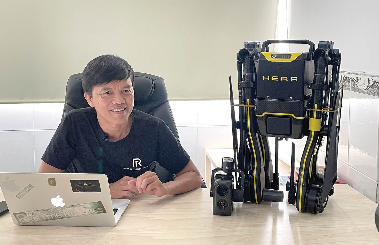 Lee Ann Quann on Twitter: ""Goddess of the Sky" Luong Viet Quoc, CEO of RealTime Robotics Inc ...