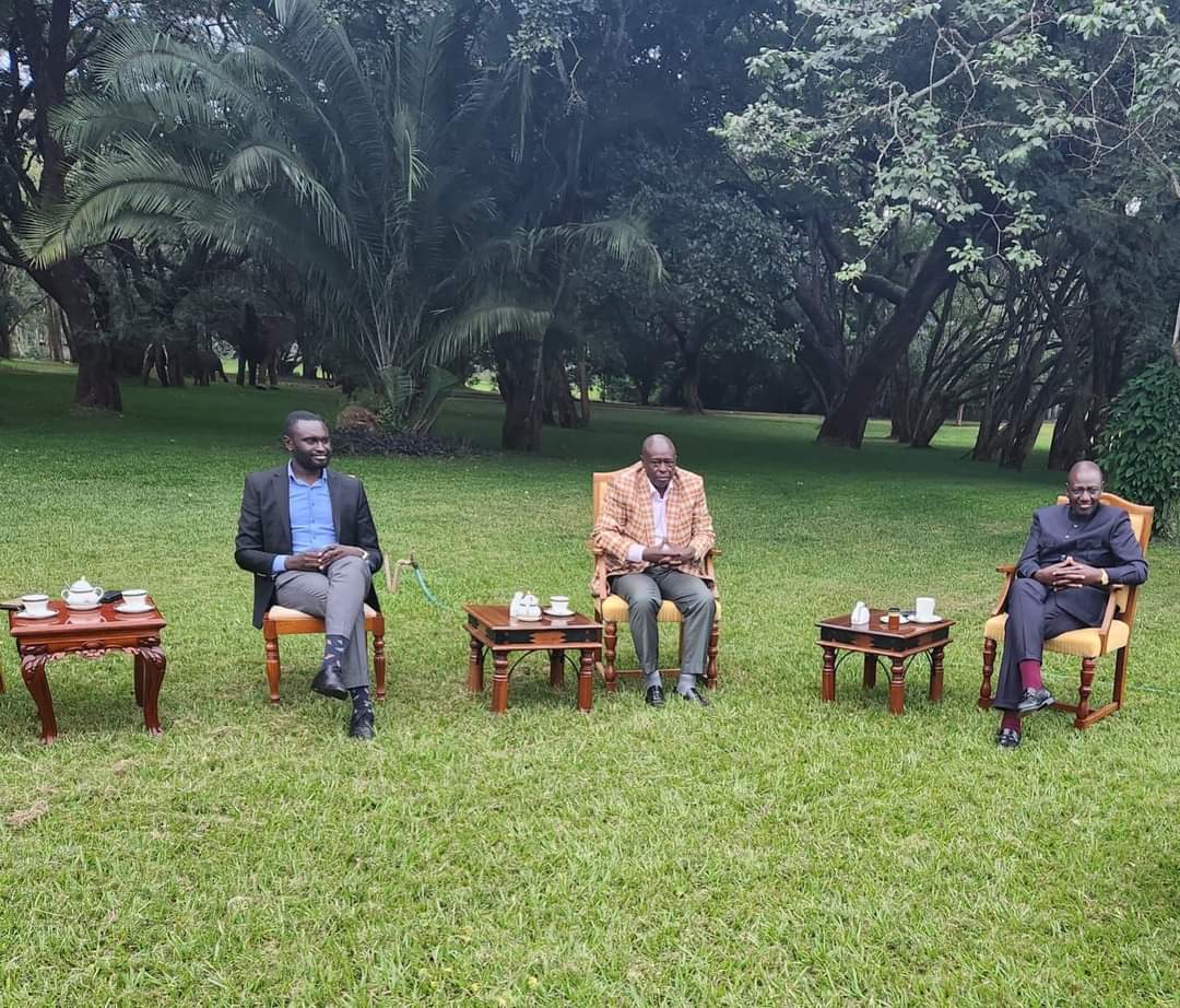 Kenyans.co.ke on Twitter: "President Ruto relaxing with DP Gachagua and Senator Methu at State ...