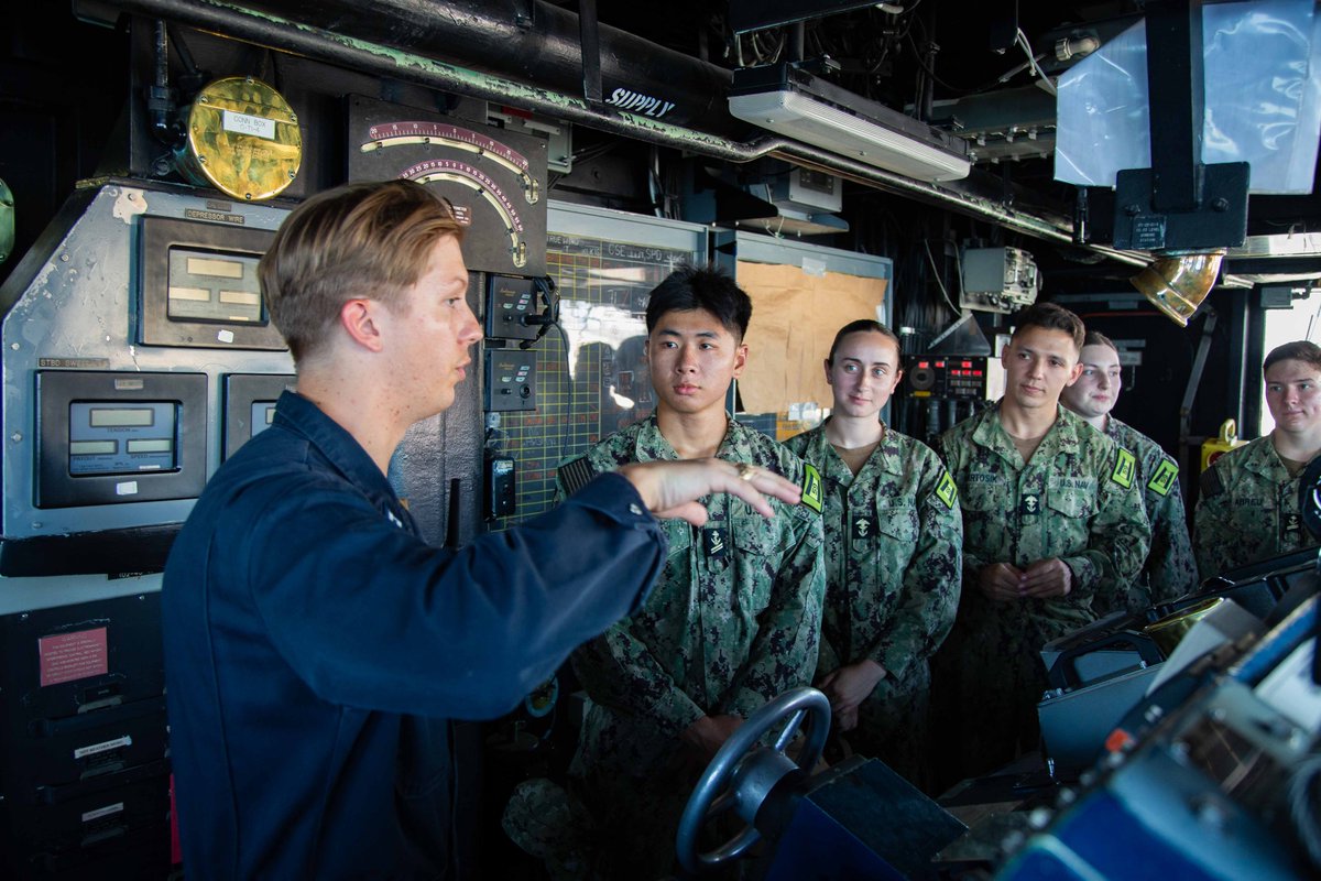 U.S. Naval Forces Central Command/U.S. 5th Fleet on Twitter: "⚓️ Yesterday, midshipmen from ...