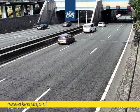 Rijkswaterstaat Verkeersinformatie on Twitter: " | In de Noordtunnel (#A15) zijn twee rijstroken ...