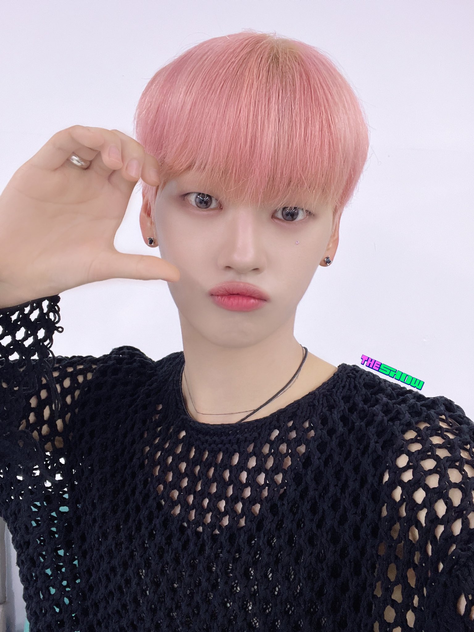 THE SHOW on Twitter: "[★EP. 332 THE SHOW CHOICE②] hug ( ^o^ ) hug ( ^o^ ) ⊃U♡♡♡ミ⊂ ( ^o^ ) ⊃ 彡 ...