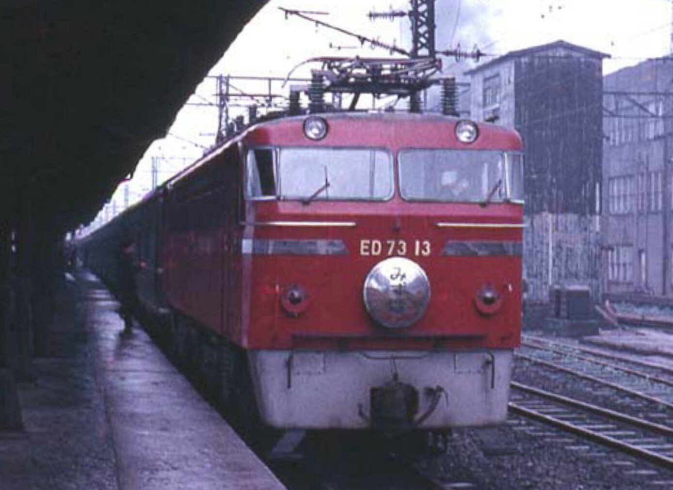 白い船 on Twitter: "#九州 北部で､#ブルトレ､#貨物列車 や､#151系 を使用した新大阪～博多間の #特急 を牽引した､#ED73｡1982年まで使われました｡ #国鉄 ...