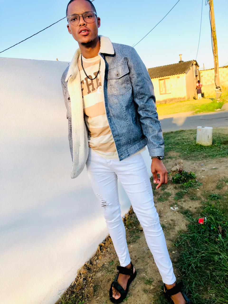 Sandile on Twitter: "I'm single njalo wema LGDSTV💕😭 https://t.co/fTaiSmfzw1" / Twitter