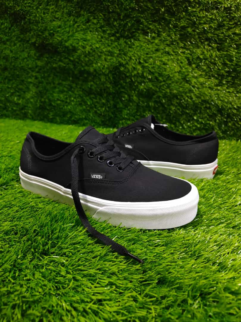 Sepatu Vans Authentic Black White