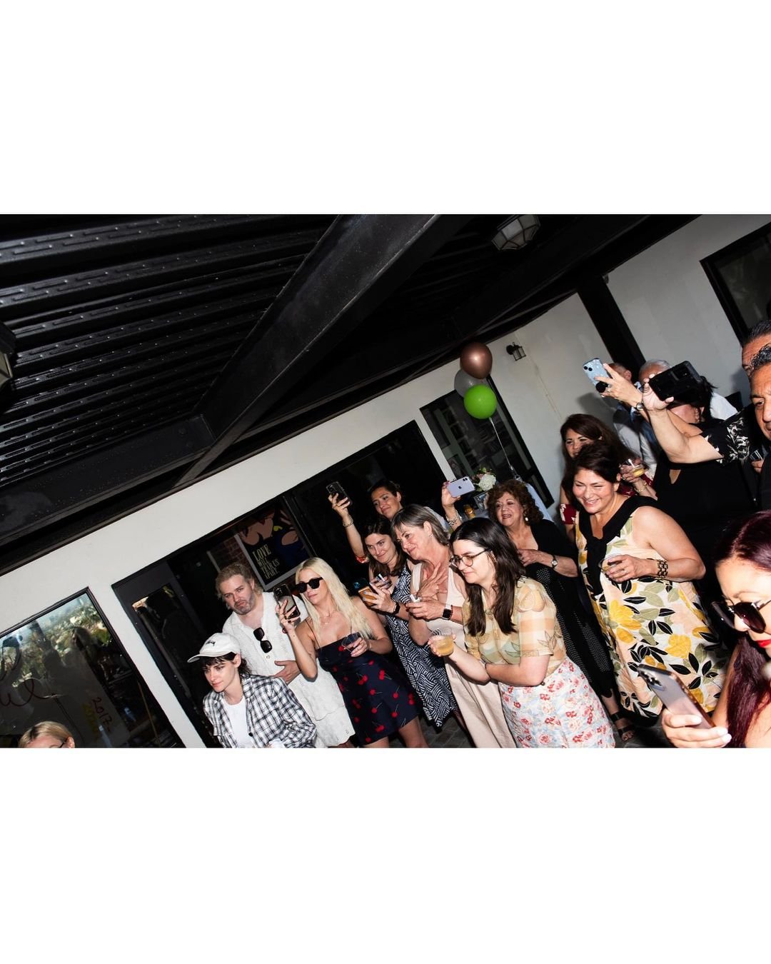 Kristen Stewart BR | Fã-clube on Twitter: "Kristen Stewart na festa de noivado do amigo CJ ...
