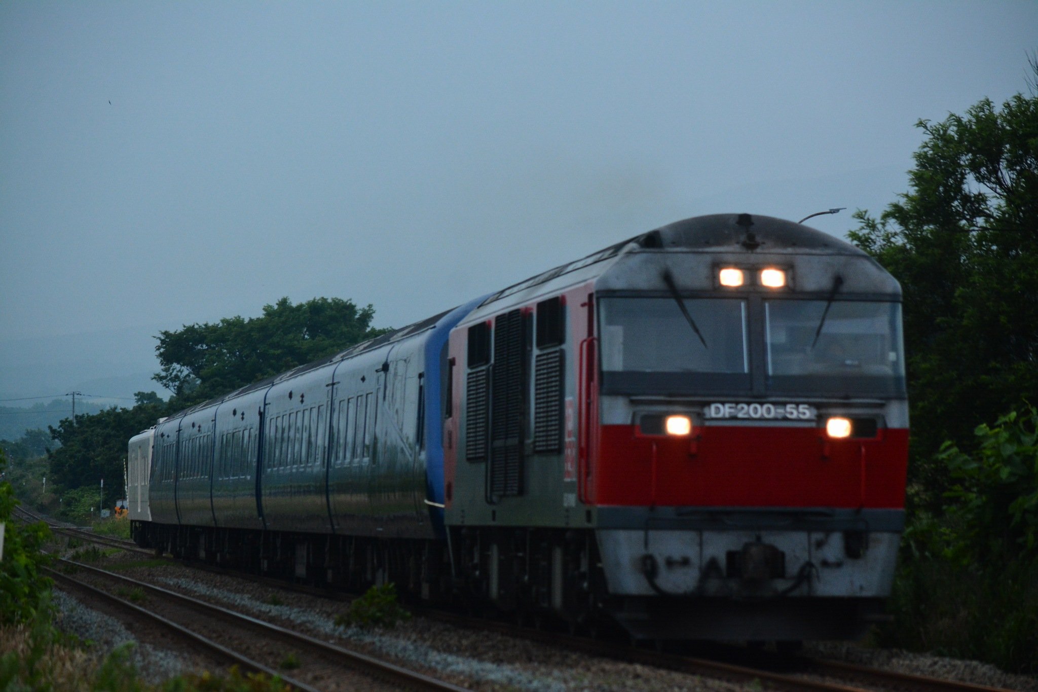 とん鉄🐻🚂 on Twitter: "臨専科9173ﾚ DF200-55+伊豆急2100系×5両+マニ50-2186 ロイヤルエクスプレス甲種で今年もやってきた https://t.co ...