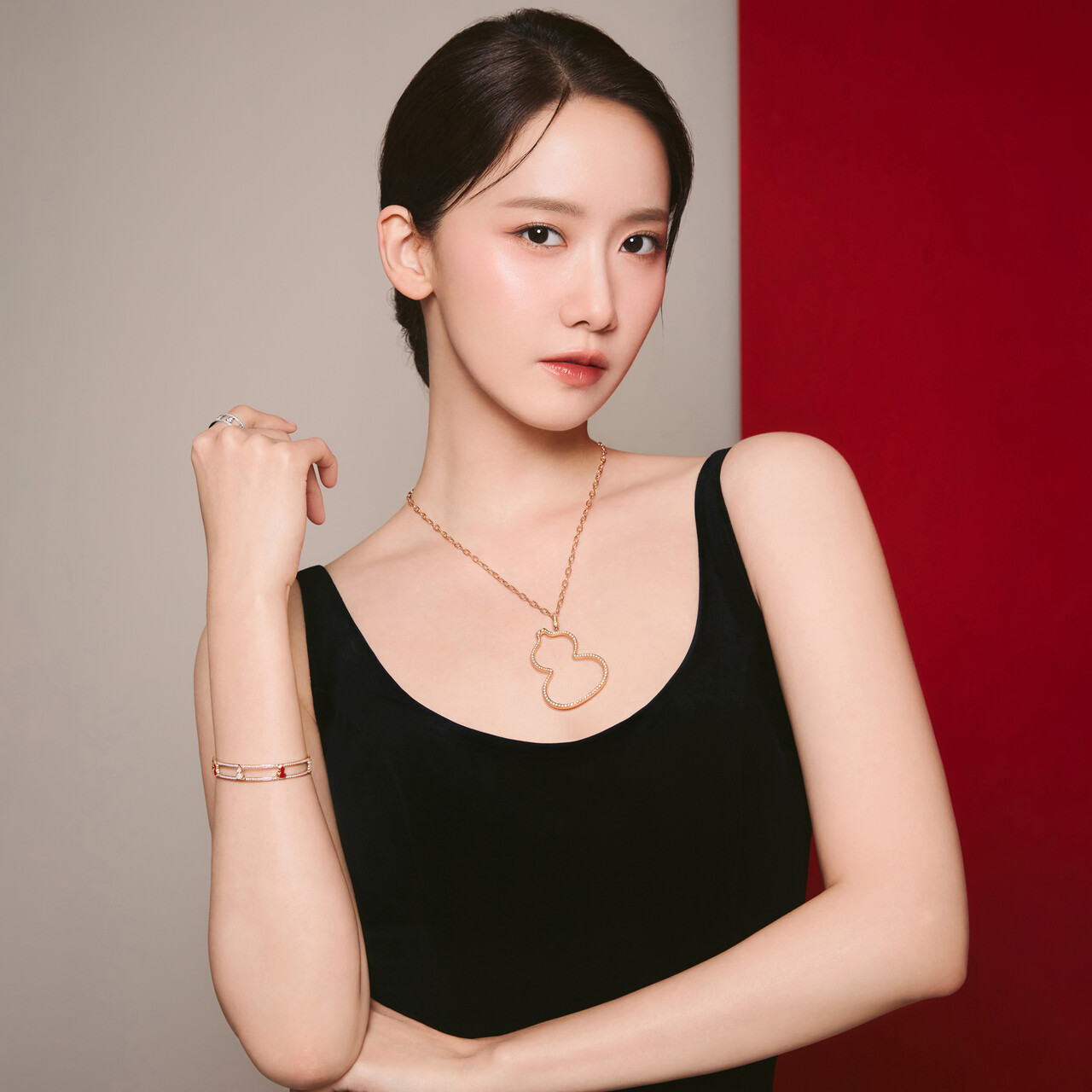Mystarmyangel on Twitter: "[1280x1280] 230705 YoonA - Qeelin's promo pics (2/2) https://t.co ...