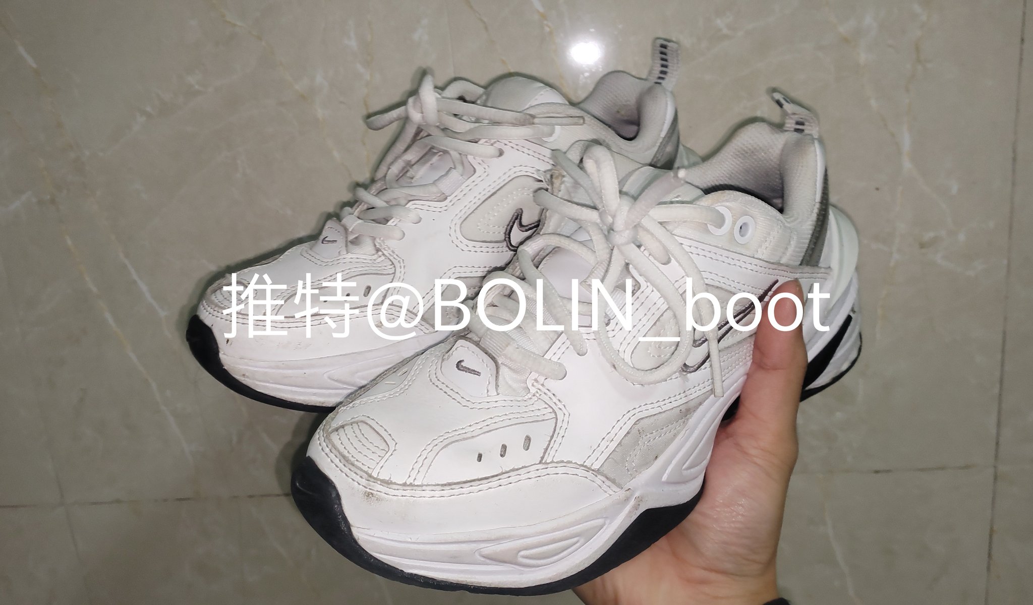 柏林爱上boot On Twitter 好久没更新,天气真的太热长靴胶不动了,试试胶运动鞋,这双鞋之前见女网红经常穿长袜来搭配的,气味是