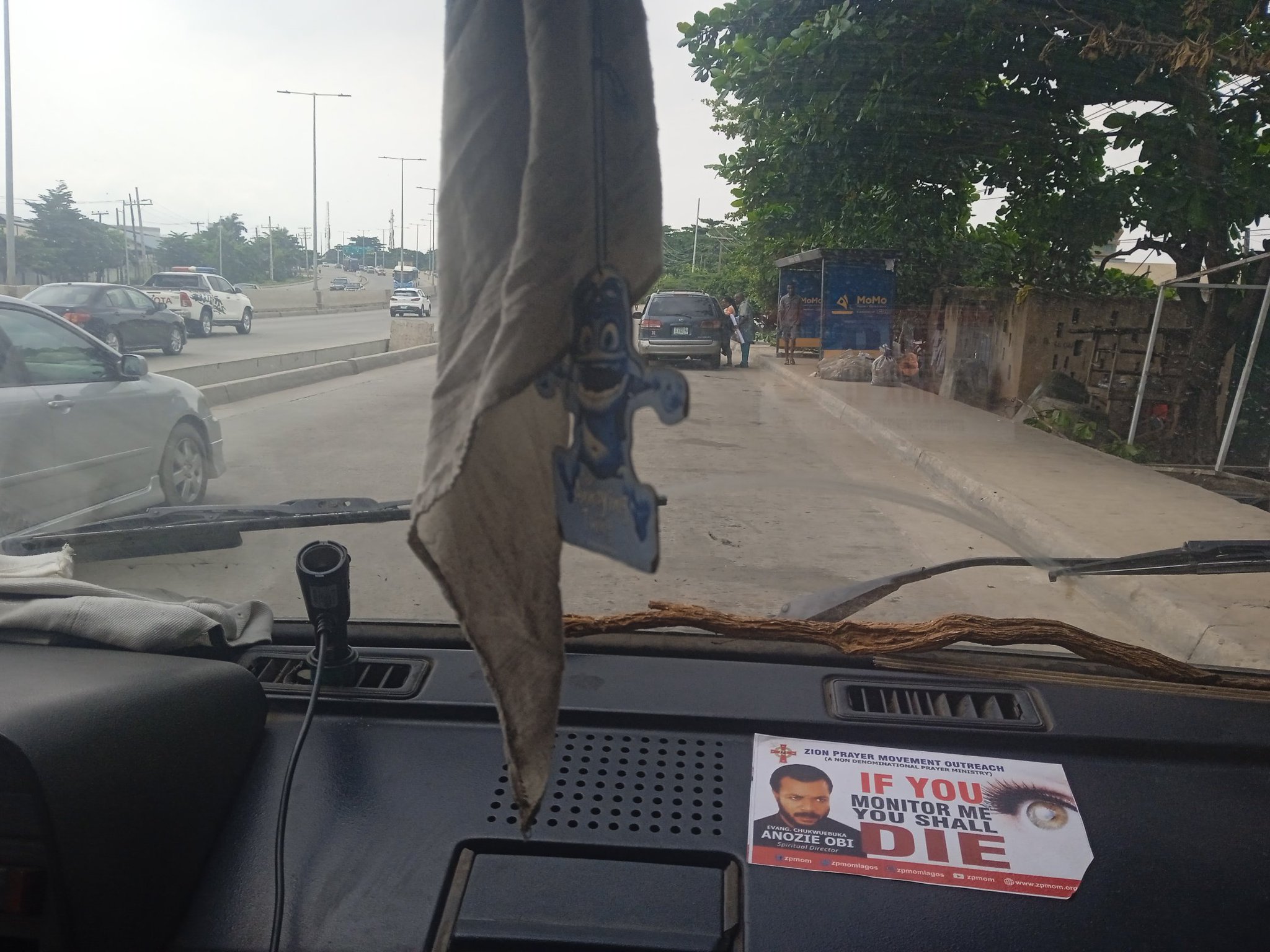 Onye Nkuzi On Twitter Took A Bus From Charley Boy To 7up For 400 onye-nkuzi-on-twitter-took-a-bus-from-charley-boy-to-7up-for-400