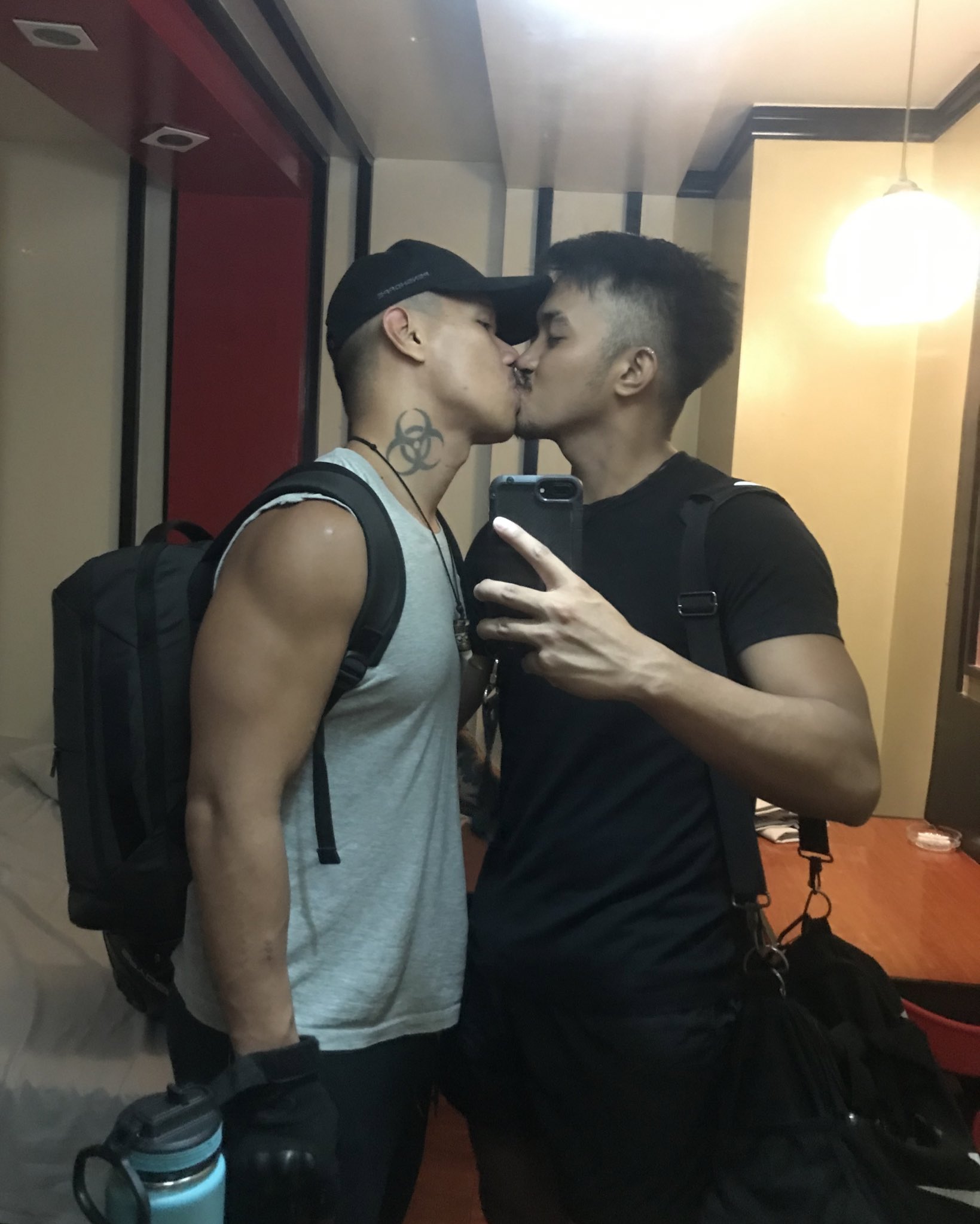 𝐀𝐑𝐊𝐈 🔞(read Bio) on Twitter: "Mahal mahalan with @tripolXPapi Video soon🥵🫣 https://t.co ...