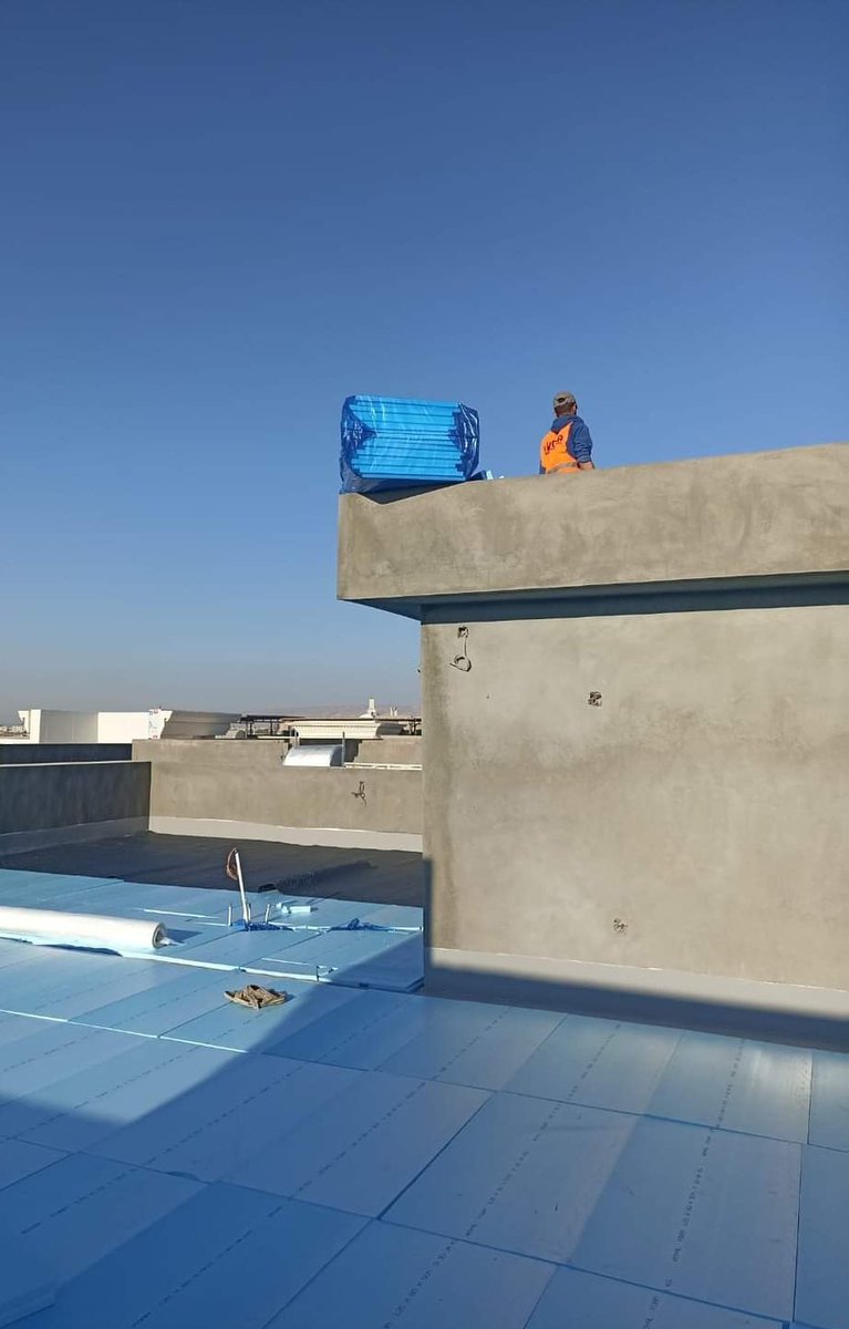📢🏢 العزل المائي والحراري للسطح 🏢🔥 🔹 العزل المائي يتم توريد وتطبيق طبقة عازلة للرطوبة على