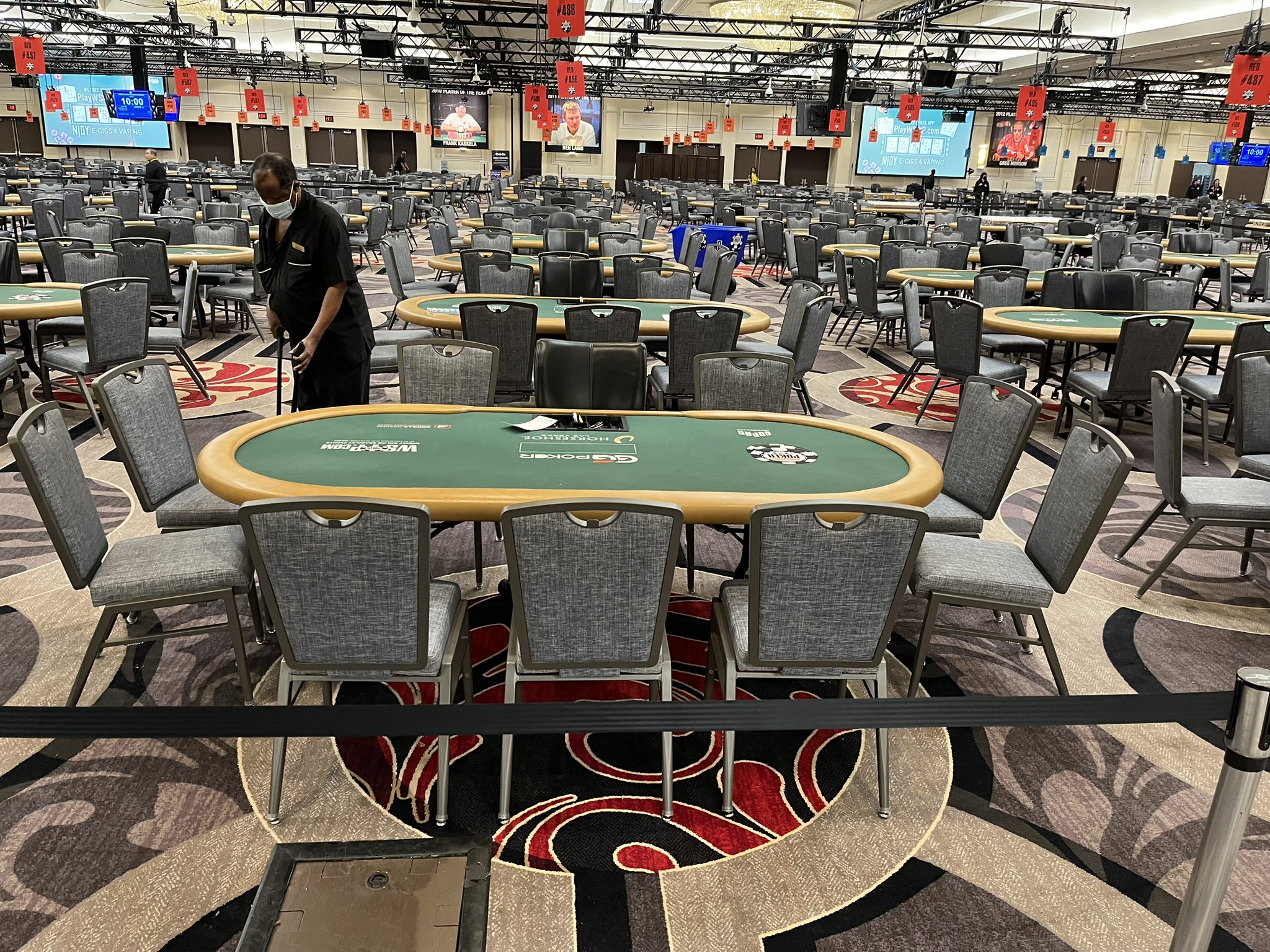 Kevin Mathers on Twitter: "All Deepstacks and Megas are playing in Paris today. All of the ...