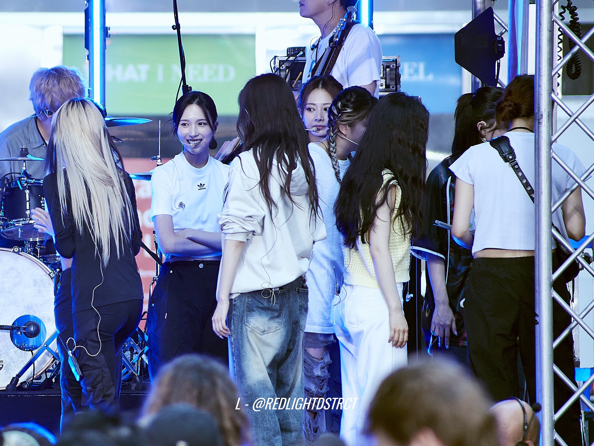 L (Jeongyeon & Sana CAM) on Twitter: "TWICE trying to figure out how to adjust their choreo on ...