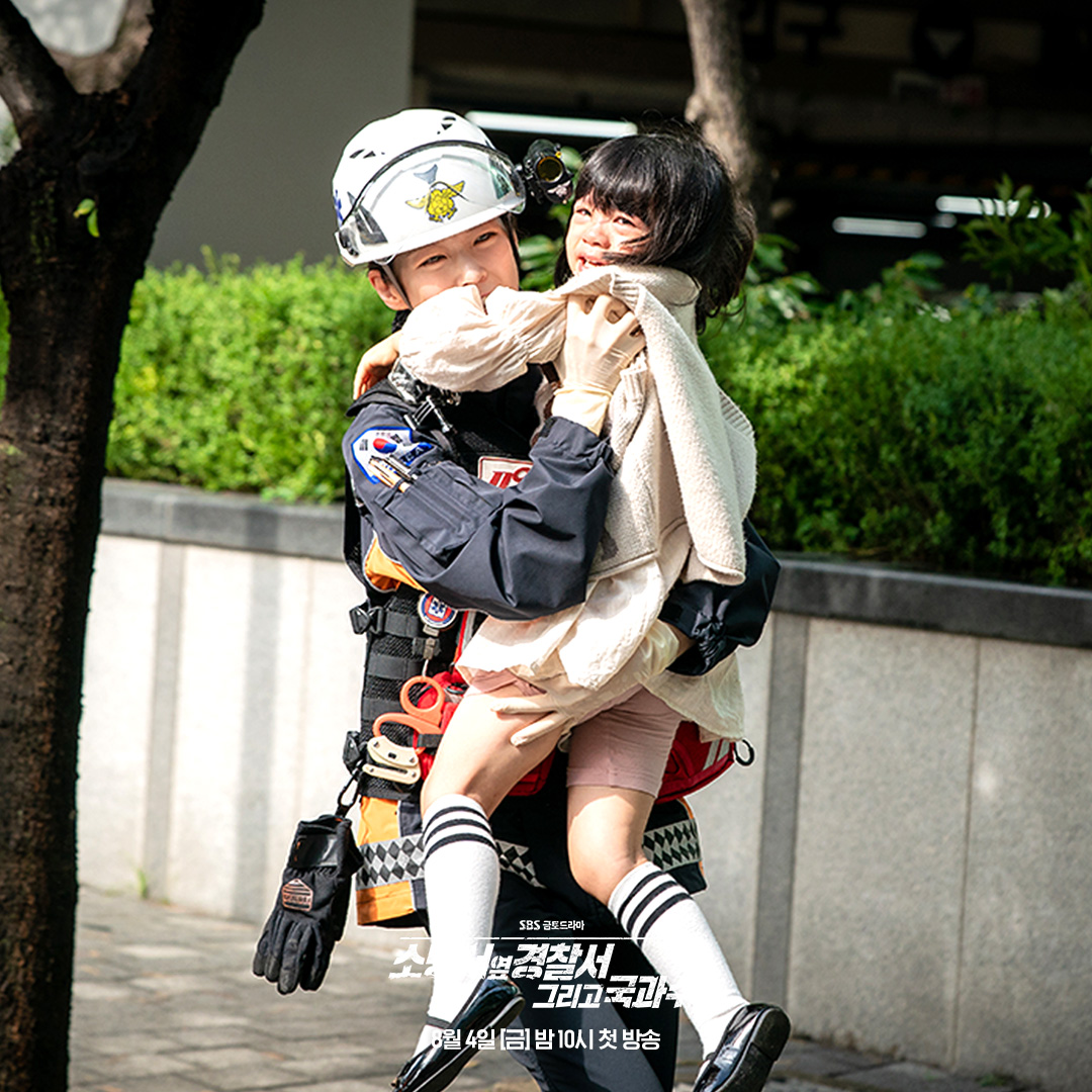 SBSNOW on Twitter: "시즌 2에서도 여전히 최선을 다하는 송설 불구덩이도 뛰어 가는 노빠꾸 직진 구호 현장! SBS 새 금토드라마 ☞ 8월 4일 [금] 밤 ...