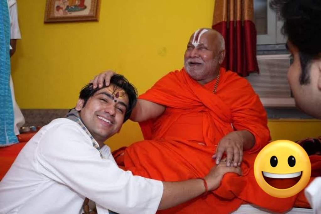मिलिये सनातन धर्म के सबसे विद्वान संत रामभद्राचार्य 73 जी से। 😍