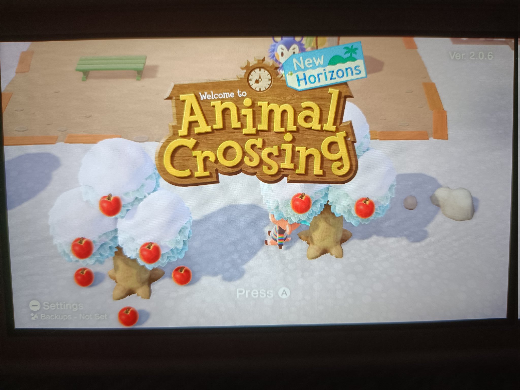 Hishiko Moshi || Semi-Hiatus on Twitter: "Wait, it's snowing rn on animal crossing? How? https ...