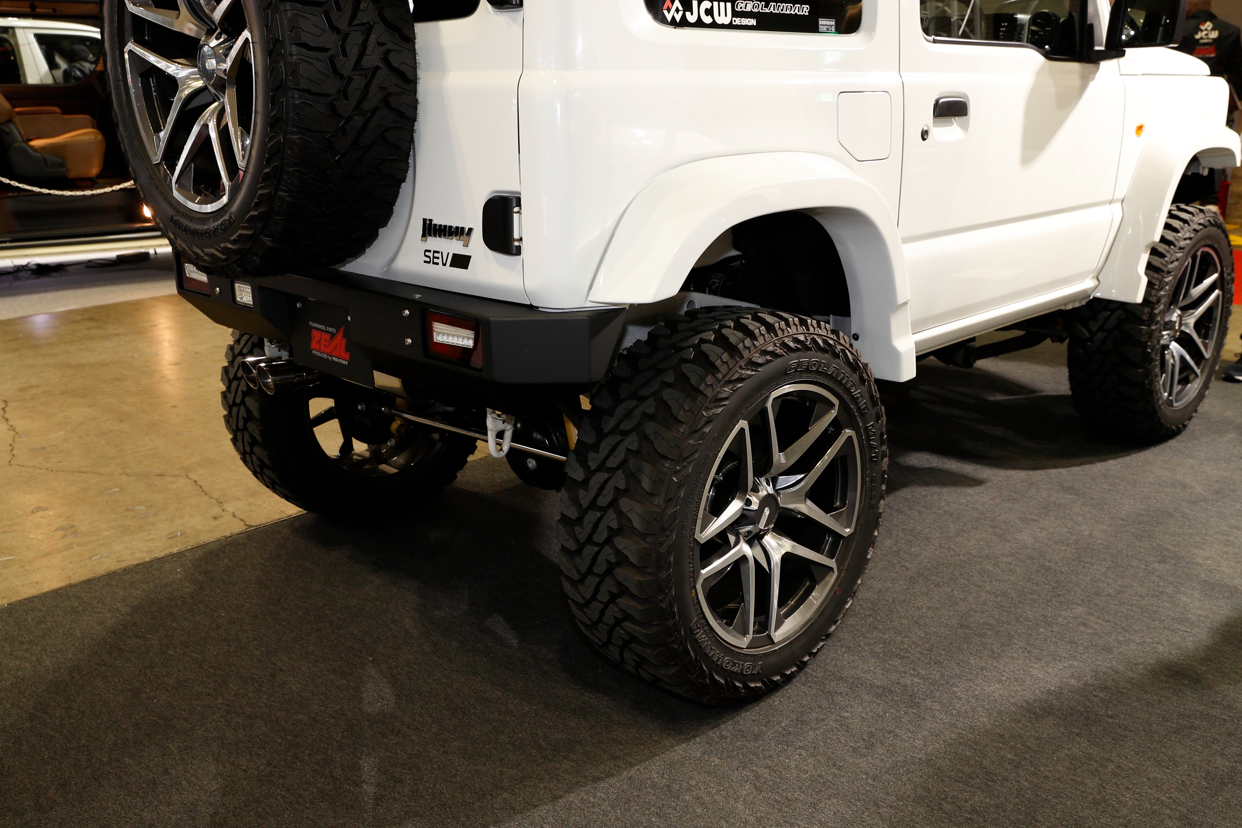 GEOLANDAR公式 on Twitter: "#東京オートサロン 2023 #ジオランダー 装着カスタムカーのご紹介🚘 #プロスタッフ 様 車輛：ZEALジムニー JB64W 装着タイヤ ...