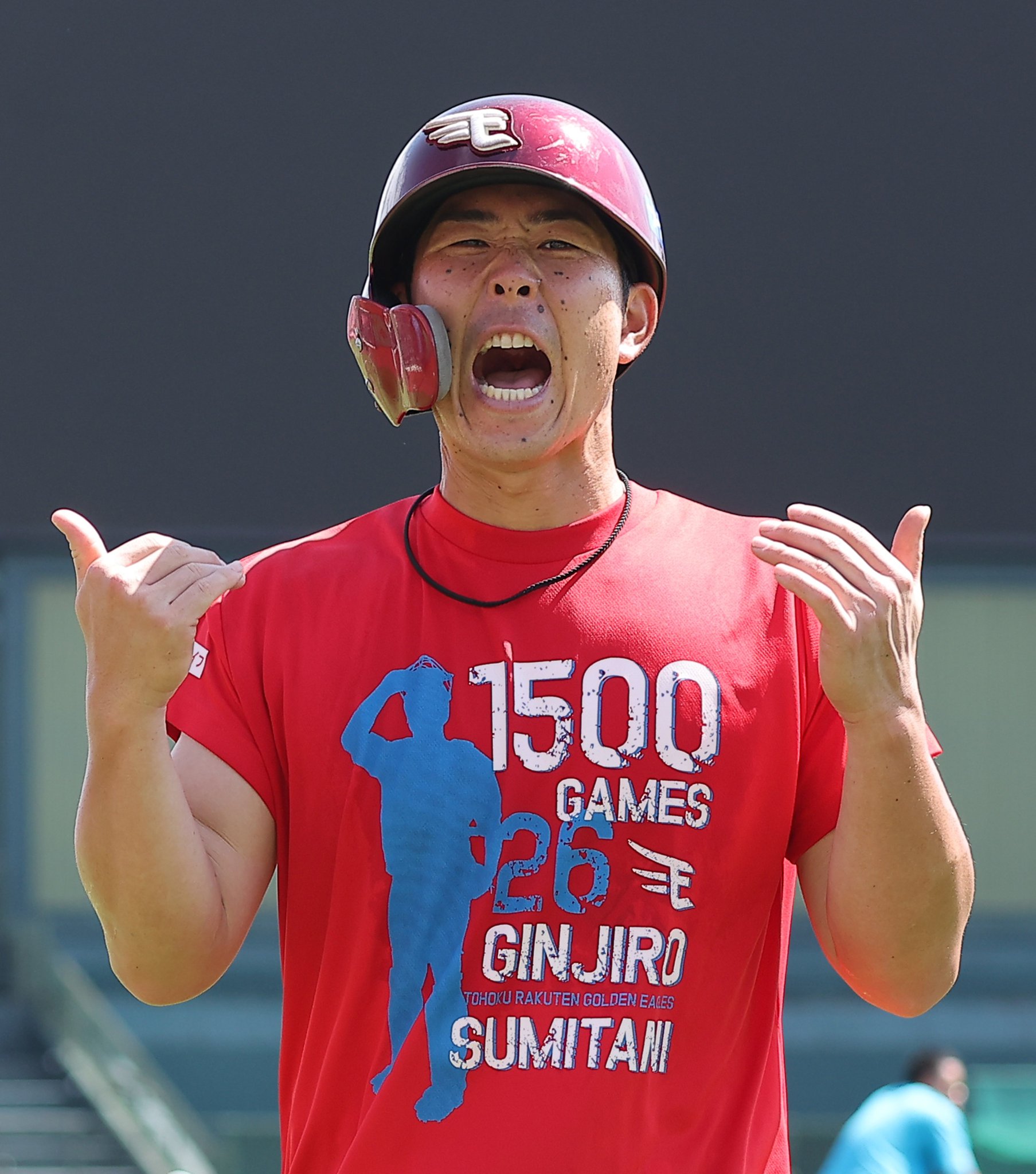 サンスポ×EAGLES on Twitter: "【楽天-オリックス】6日、お分かりですか？鈴木大地選手は「あ・つ・い」と言ってます。最後はスマイル頂きました。https://t.co ...