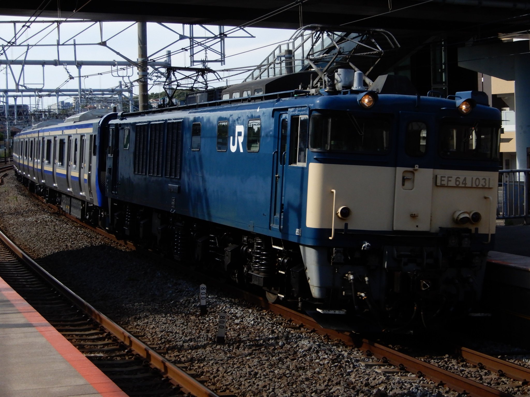 YU on Twitter: "2023/07/06 戸塚にて撮影 #E235系1000番台 J-25編成 ＃配給 ＃牽引機 #EF64 #EF641031 https://t.co ...