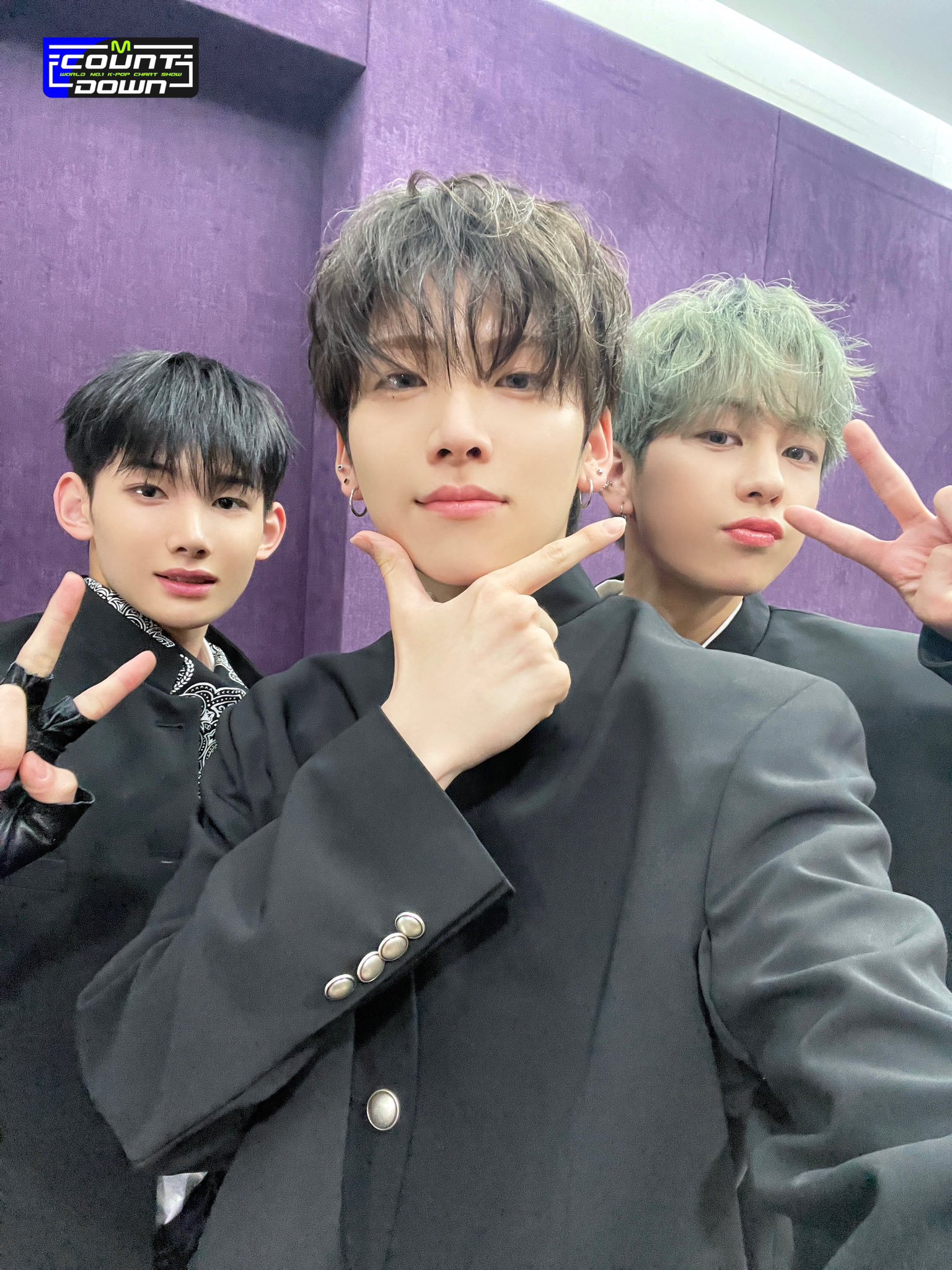 &TEAM 's ☽LUNÉ ☽ JP_fansite on Twitter: "#MCOUNTDOWN は この後18:00～スタート LUNÉの皆さま💕 今日の&TEAMは学ランで 出陣し ...