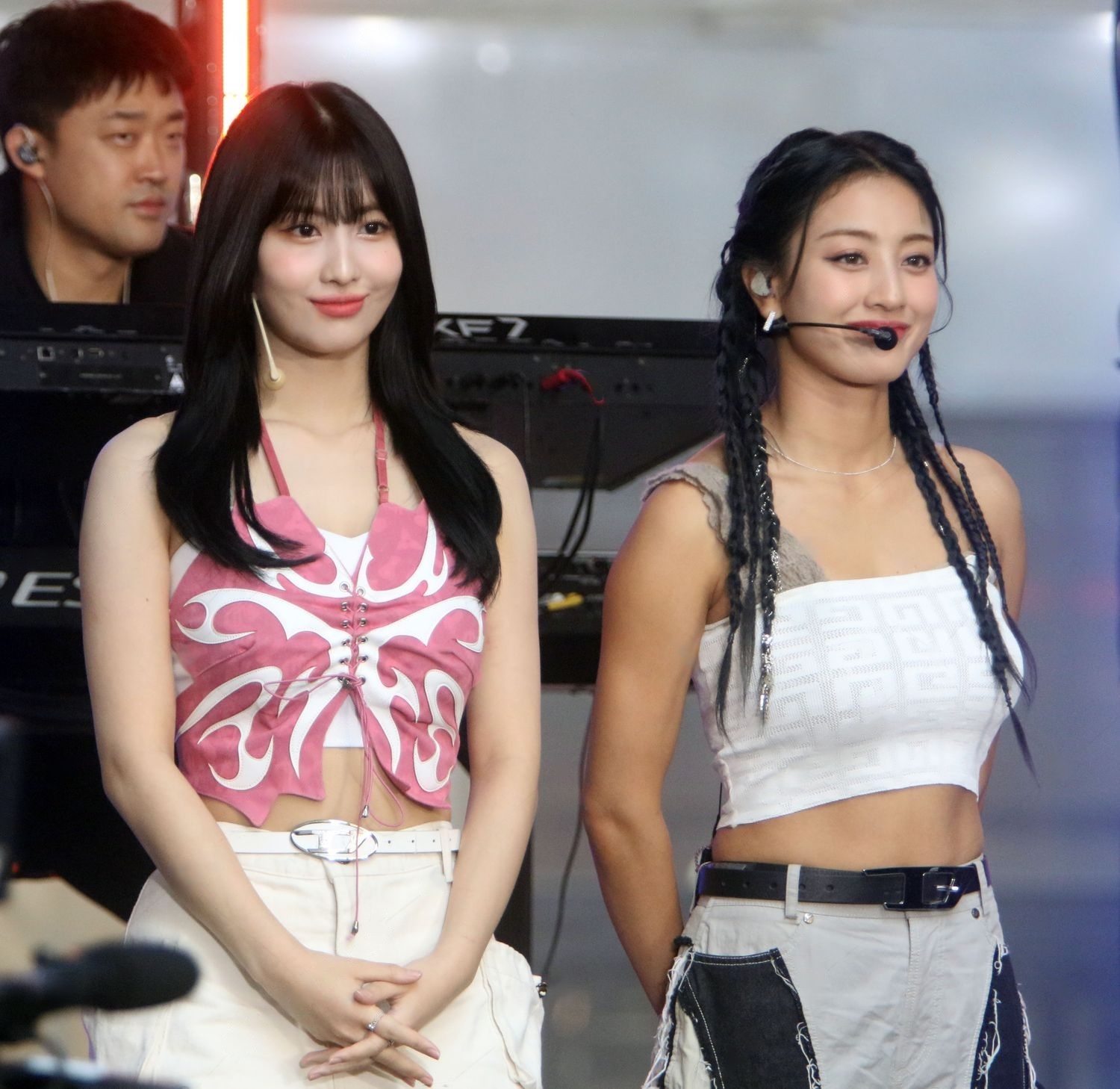 With Hyo | ZYO ZONE on Twitter: "more MoHyo (its the buff duo) sc: shutterstock #MOMO #JIHYO #모모 ...