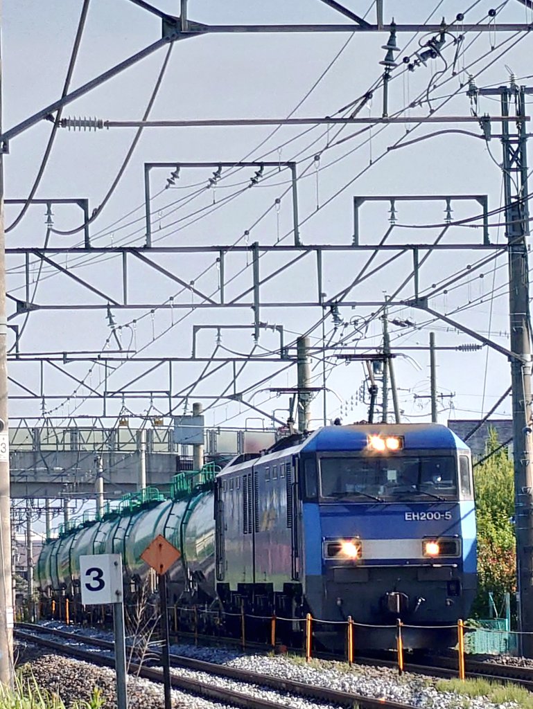 急行ちくま on Twitter: "塩尻にて、 8091M 特急信州1号 E353系3両 S-207編成 6088レ EH200-5+タキ9両 両列車共に概ね定刻通り当駅を発車しております ...