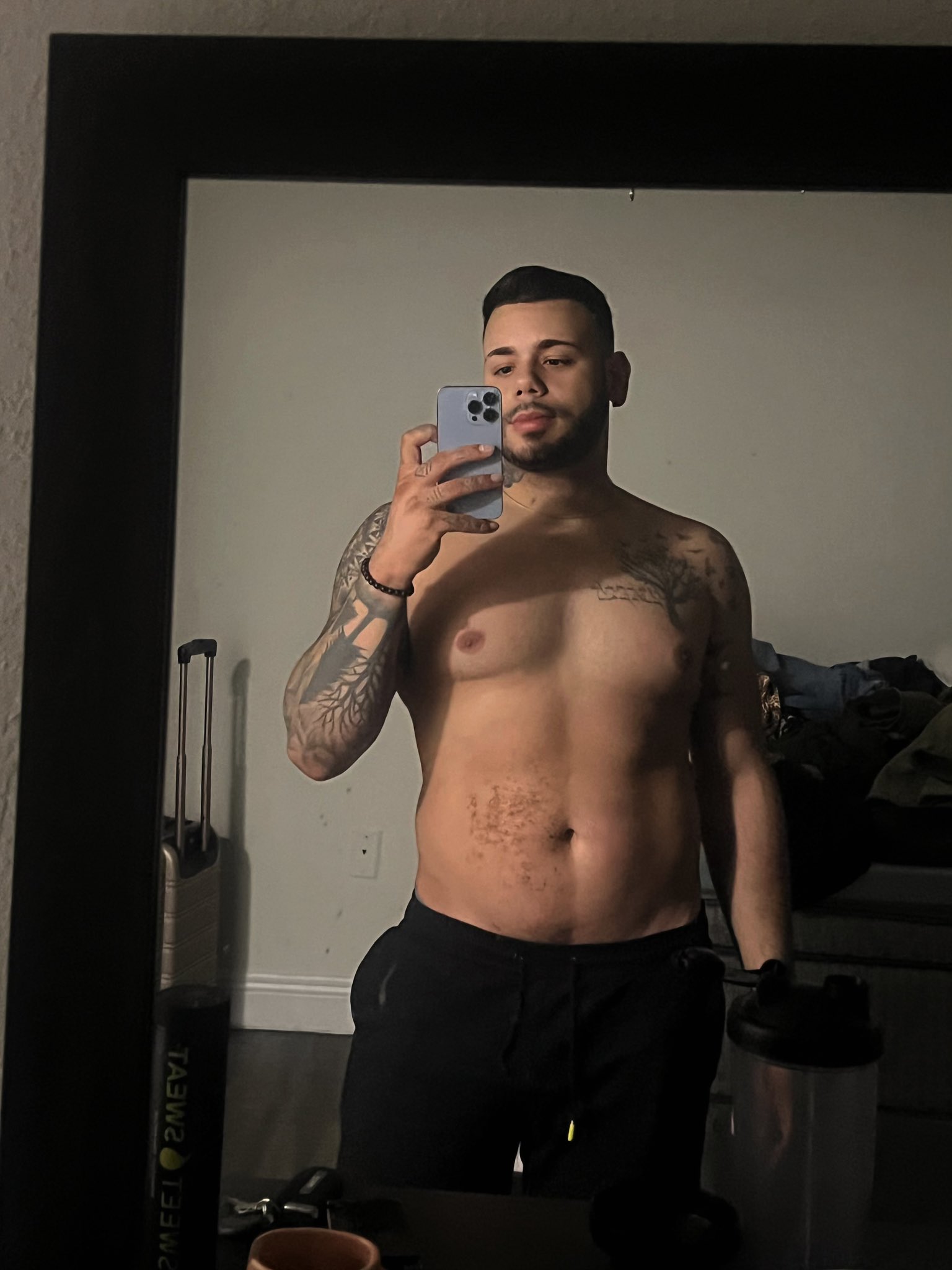 𝕔𝕙𝕣𝕚𝕤 🇵🇷 on Twitter: "Laundry day https://t.co/6JsjWh1OH0" / Twitter