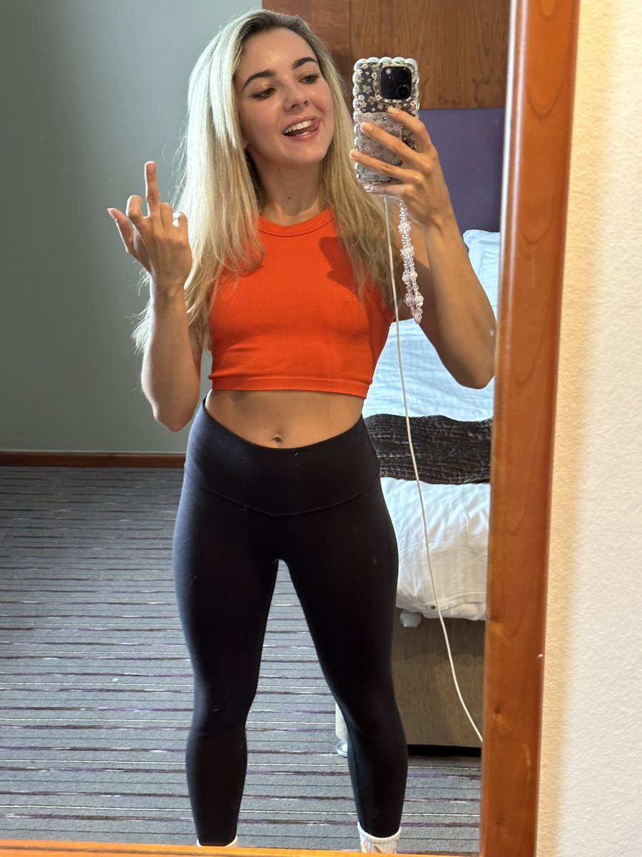 Femdom Cuck Captions on Twitter: "RT @mollyspoilme: Morning rats, I’m heading into town to get a ...