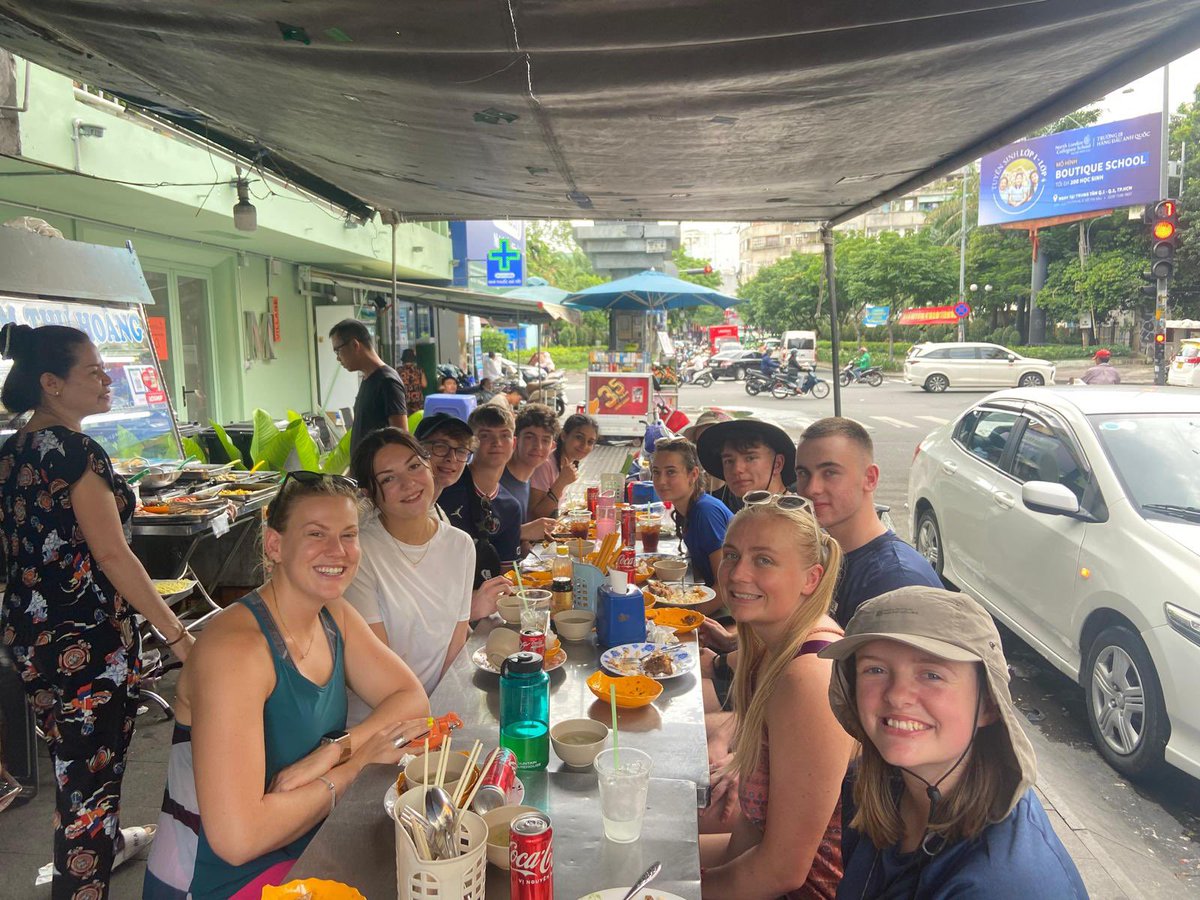 The Emmbrook School - Home