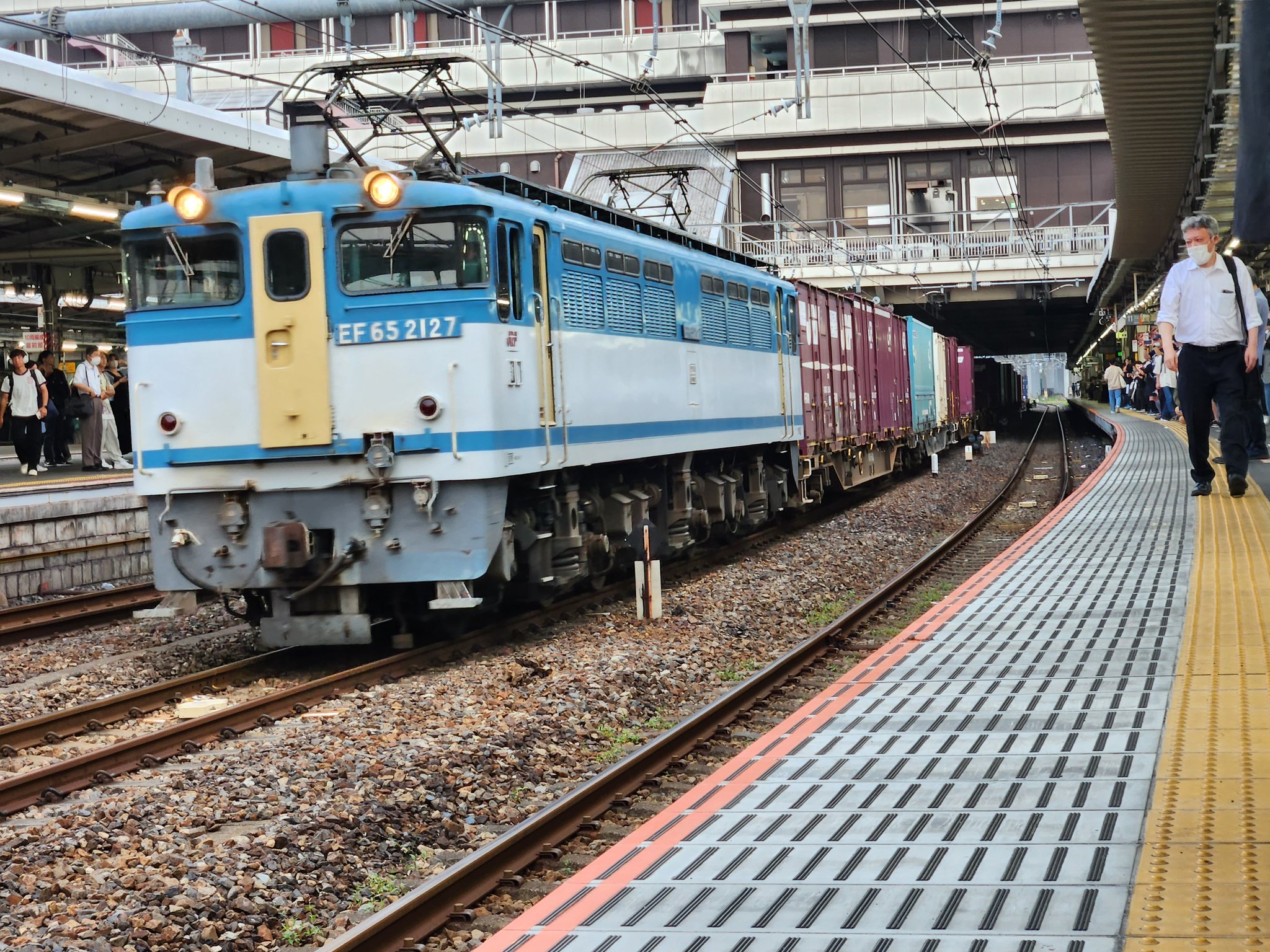 満州 on Twitter: "EF65 2127牽引4073レ大宮通過 https://t.co/UpmsZ710Zh" / Twitter