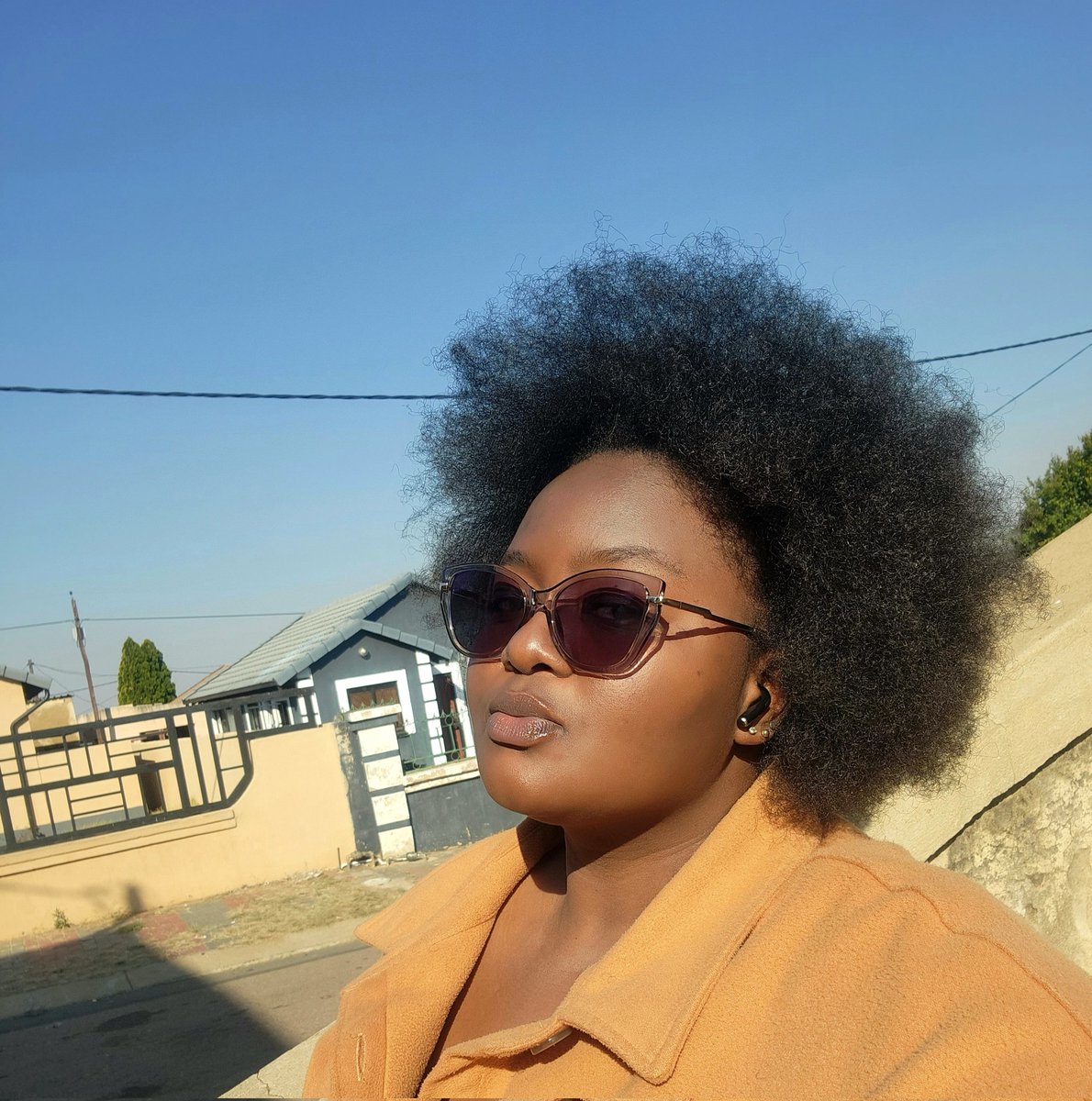 Nhlamulo on Twitter: "Sun kissed"