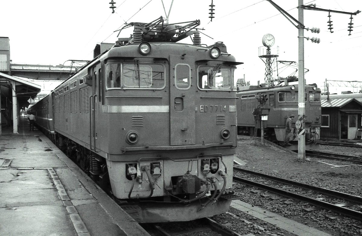 北鉄⭐️⭐️⭐️ on Twitter: "#ED77の日 #ED7714 #磐越西線 8202レ ばんだい52号 ED77 14+12系6B 1981-09-25 この頃はまだ普通客車に貨物 ...