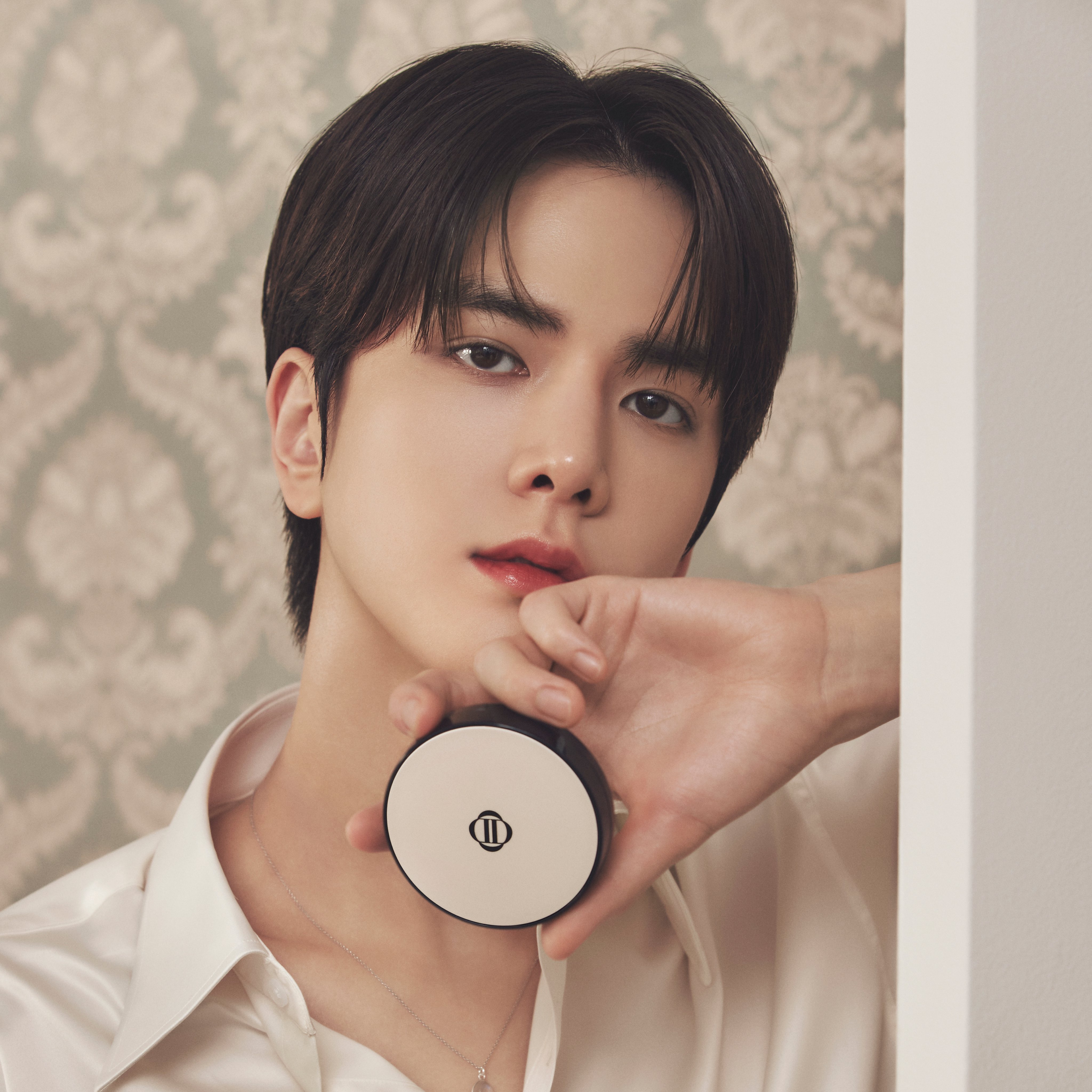 더보이즈(THE BOYZ) on Twitter: "[📸] 영훈 with 고전문학의 영감을 전하는 비건 색조 화장품 "딘토" 一部商品ヨンフンフォトカード付, 日本オフライン限定 ...