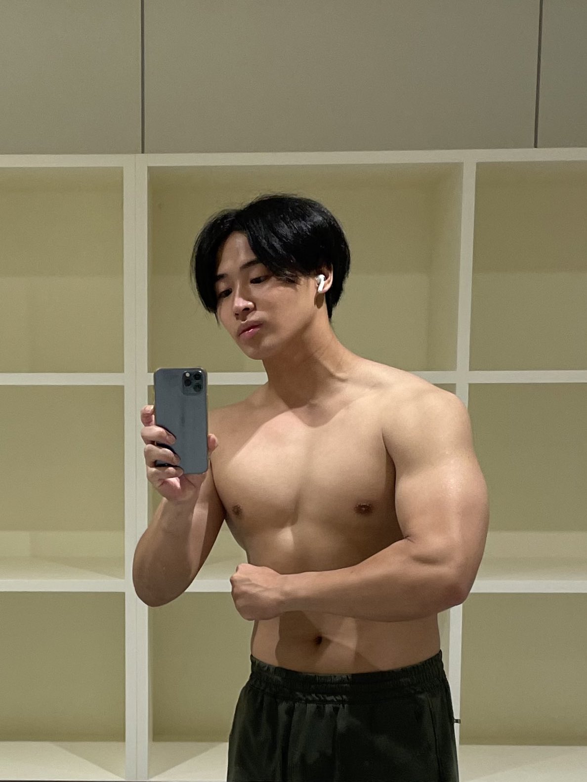 睦輝/Mutsuki on Twitter: "顔小さくなってきてうれしい 74.5kg 23.2% https://t.co/m3AZ1vbw7J" / Twitter