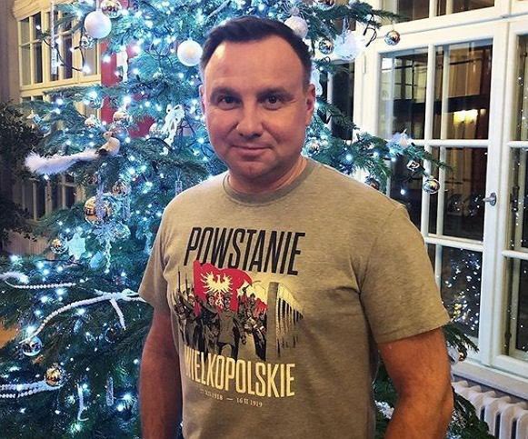 Marcin Osowski on Twitter: "Prezydent Andrzej Duda bardzo polubił markę Red is Bad. Właśnie ...